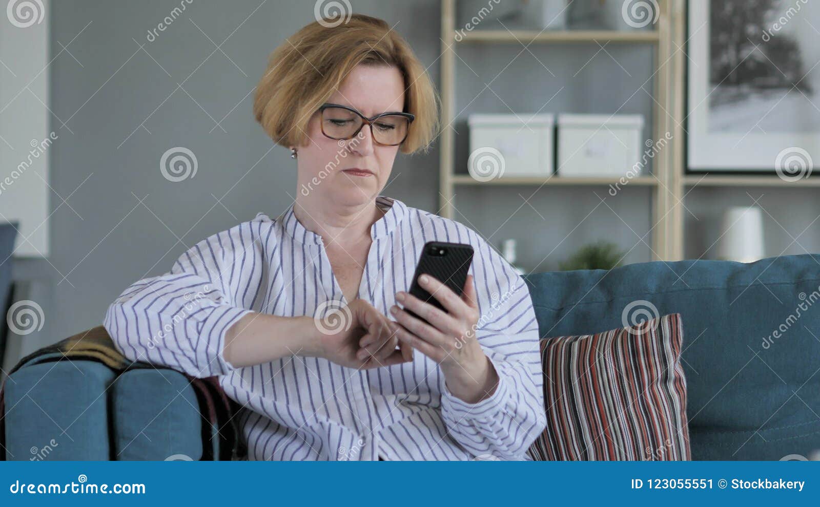 Old Woman Browsing on Smartphone, Using Internet Stock Image - Image of ...