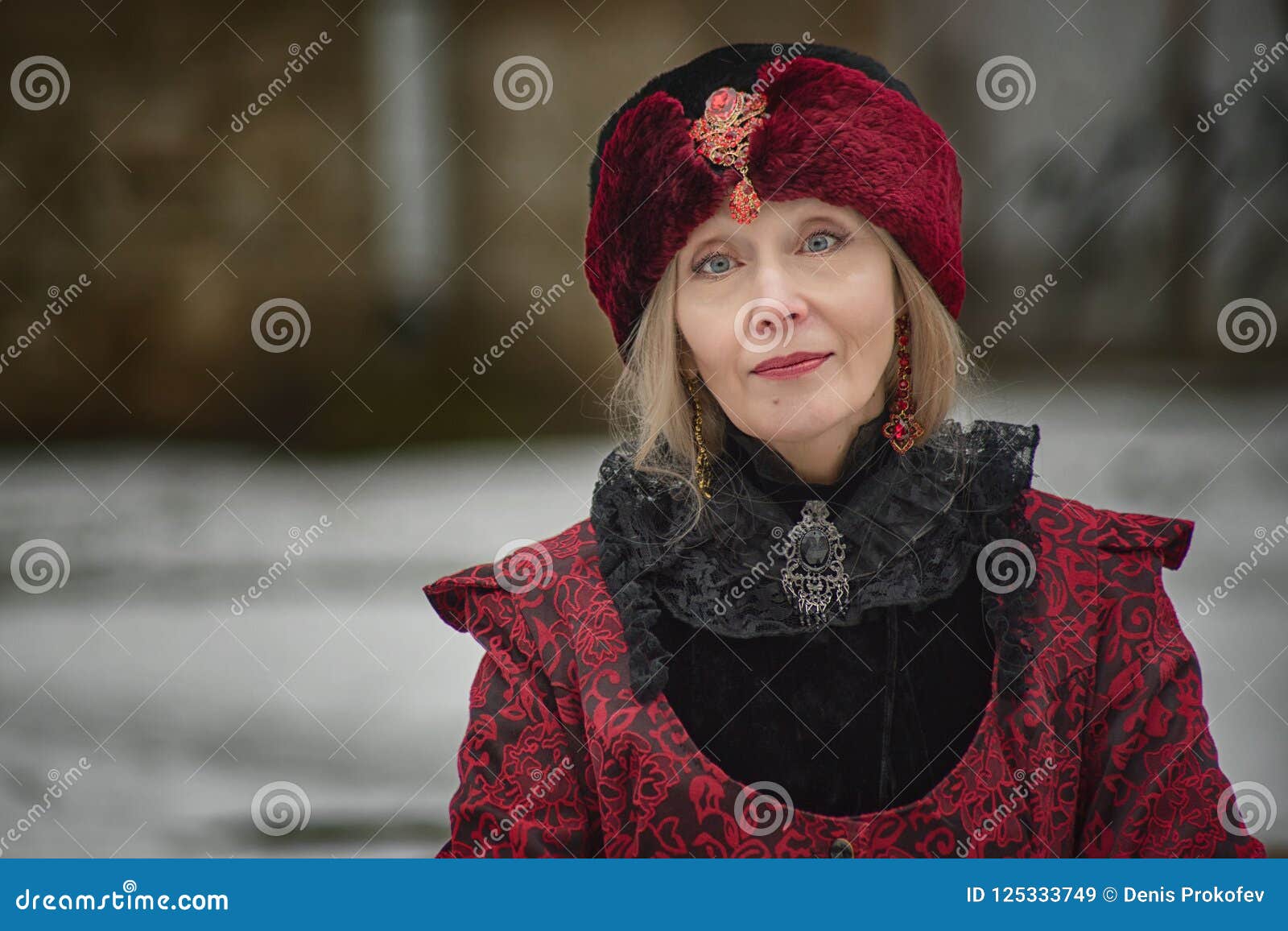 Old woman in old clothes stock image. Image of smile - 125333749