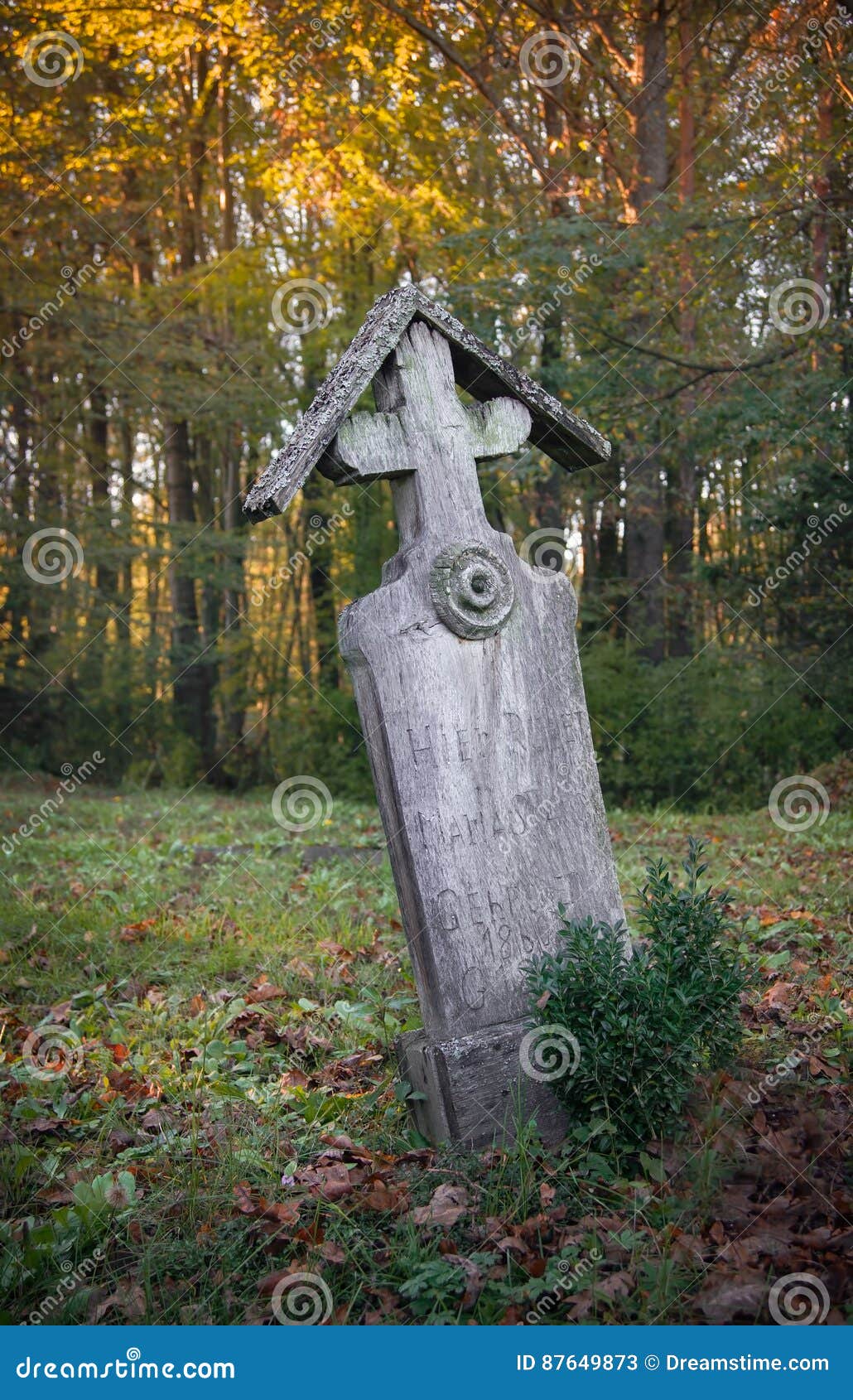 Old wood tomb stock image. Image of tomb, rays, tombstone - 87649873