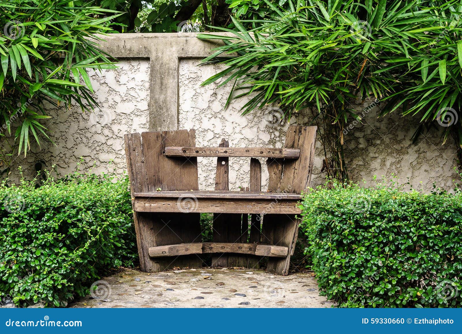 Old Wooden Bench in the Garden Stock Photo - Image of empty, background ...