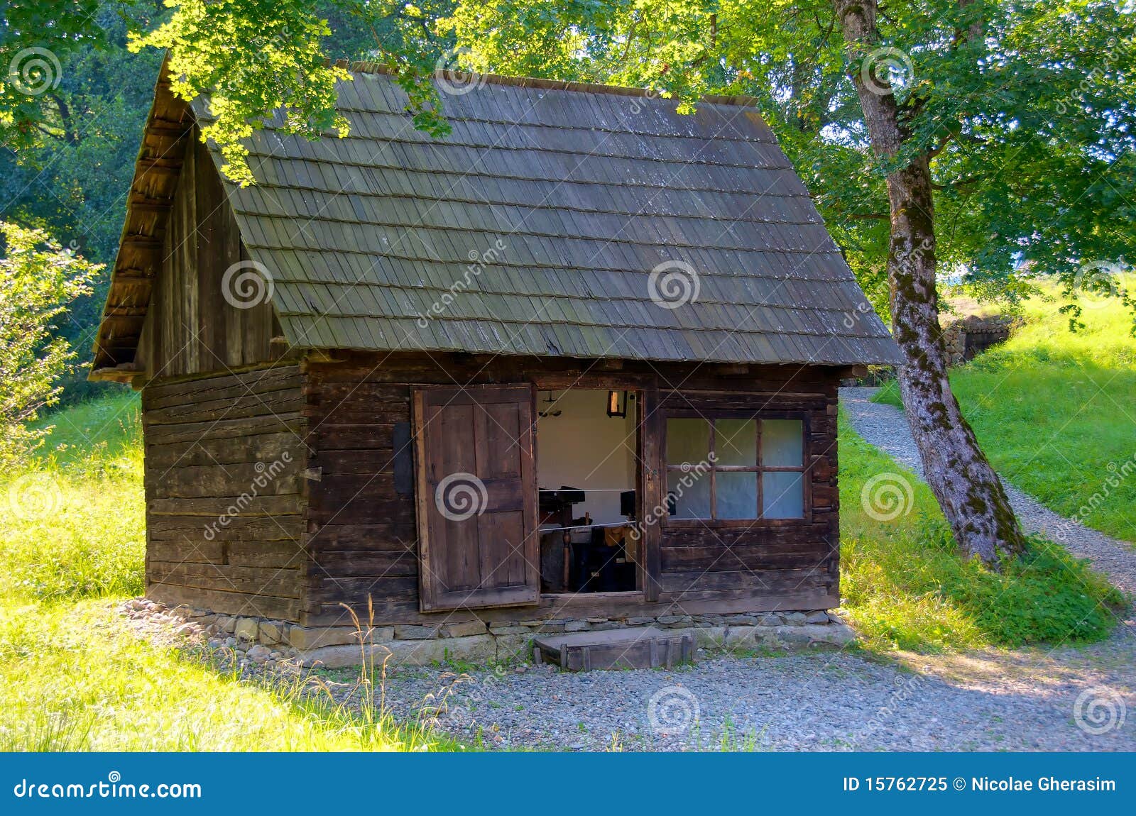 Old wooden cabin stock image. Image of rustic, exterior - 15762725