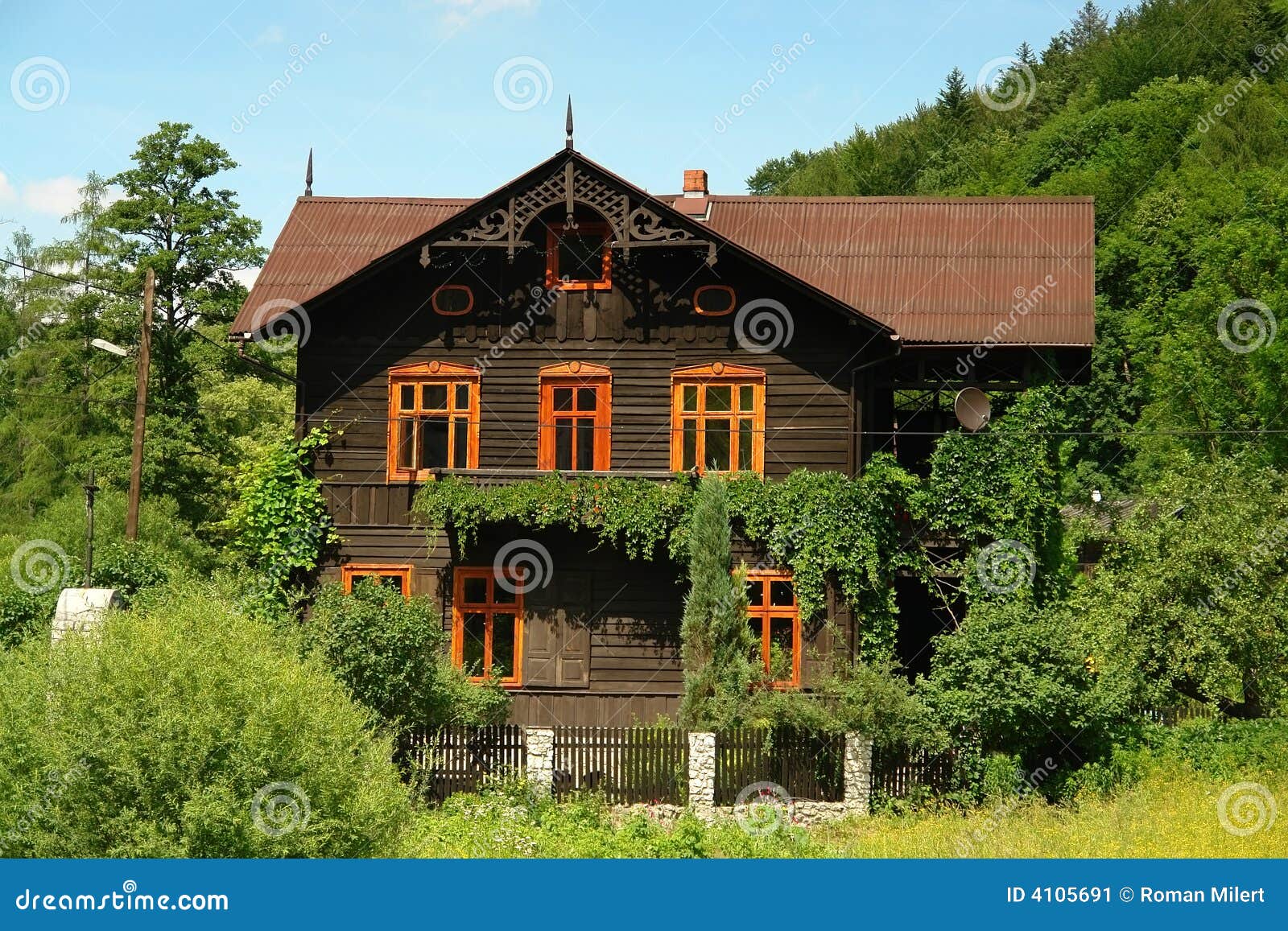 Old wooden cottage stock image. Image of greenery, forest - 4105691