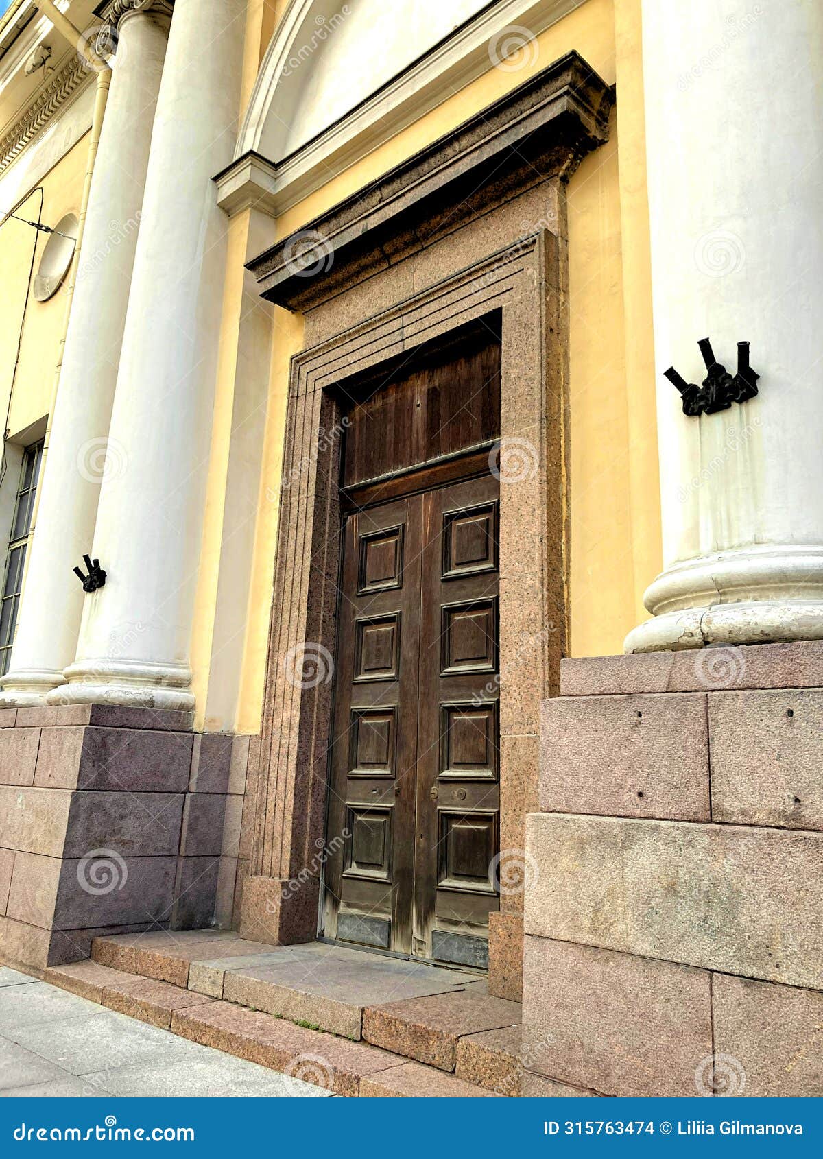 Old Wooden Doors. Antique Front Door Stock Photo - Image of ornament ...