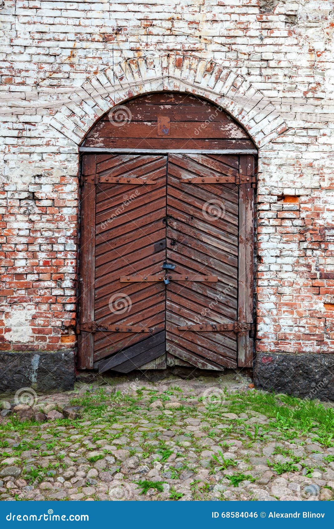Old Wooden Gate at the Medieval Castle Stock Photo - Image of ...