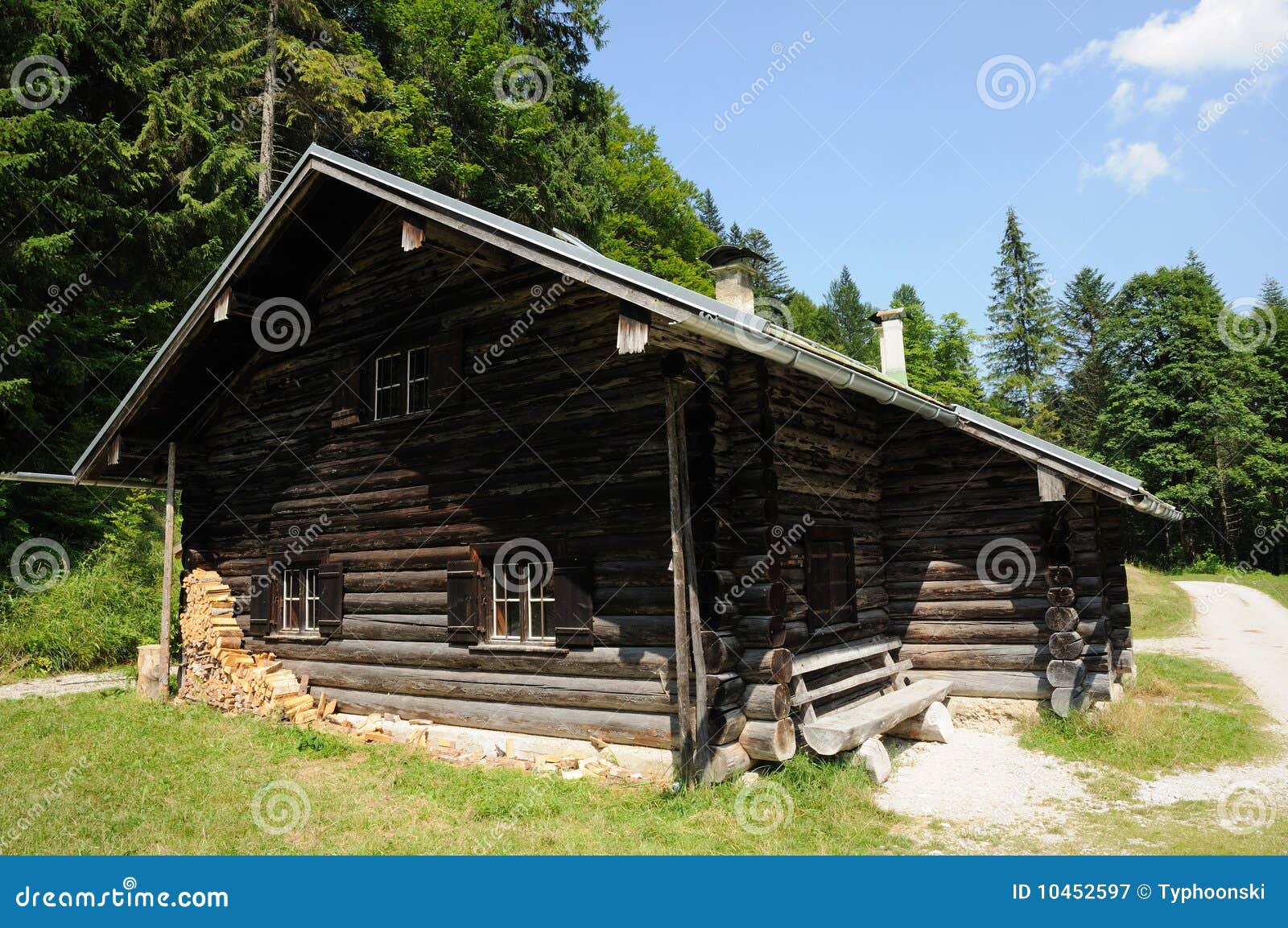 Old wooden hut stock image. Image of scenery, wooden - 10452597