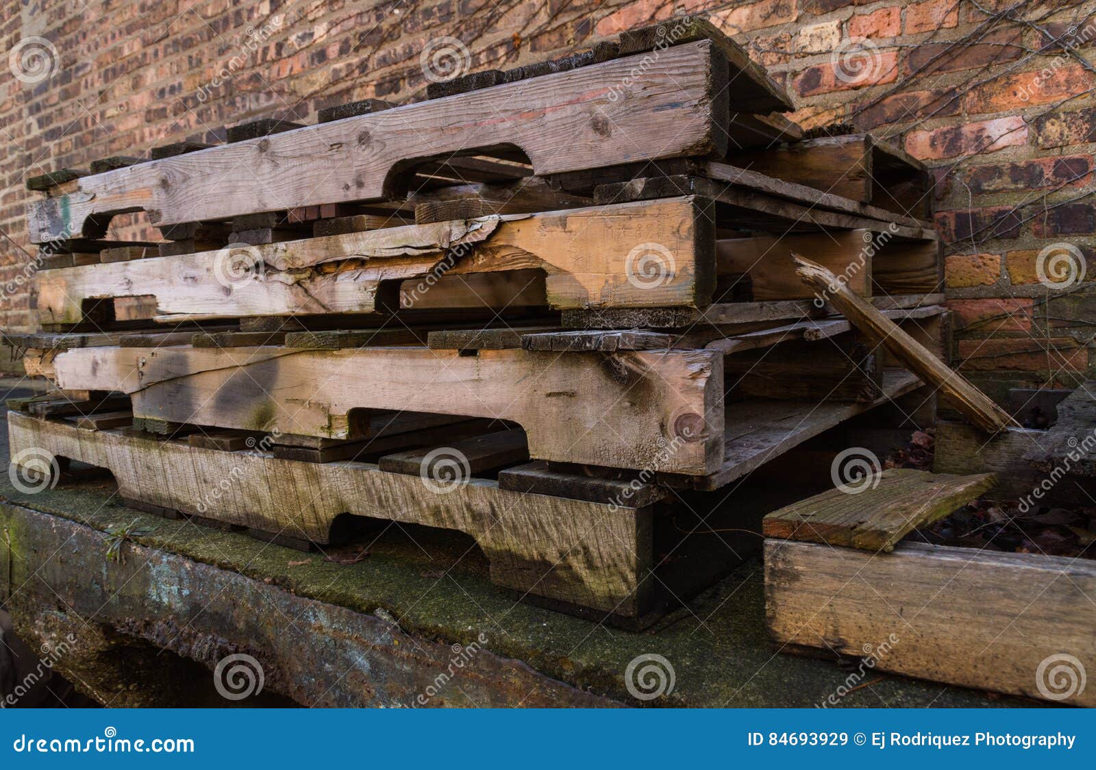 Old wooden pallets. stock image. Image of pattern, building - 84693929