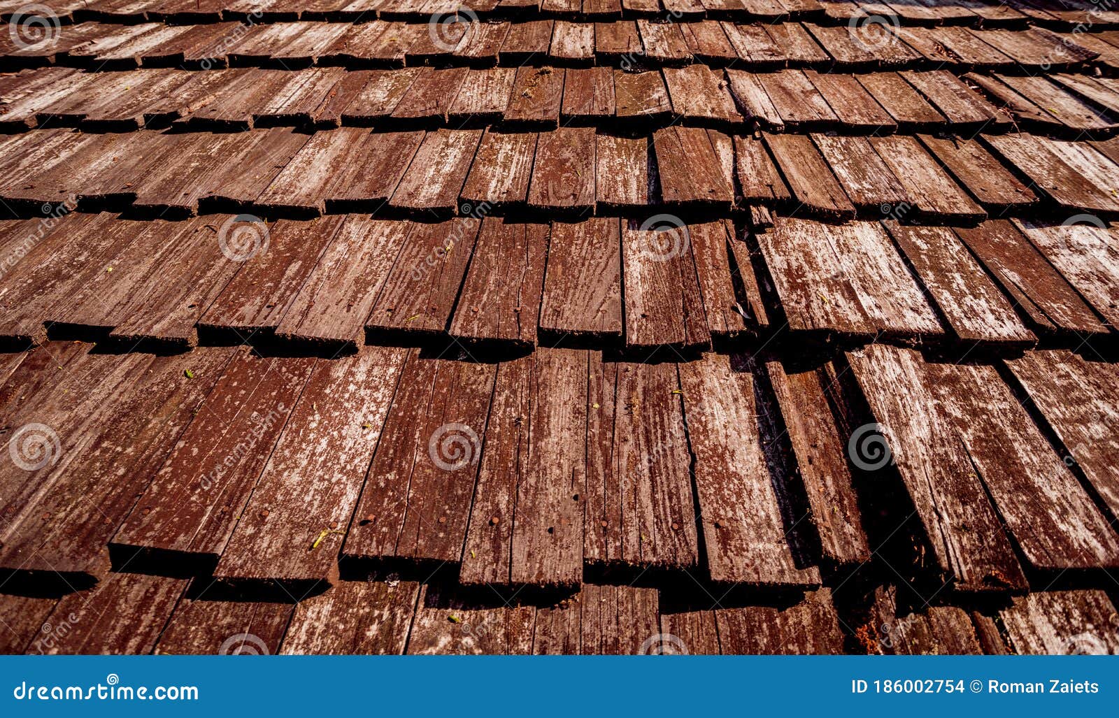 Old Wooden Shake Roof. Background and Texture Stock Photo - Image of ...