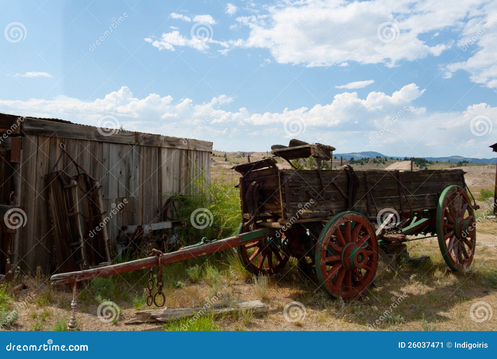 Old Wooden Wagon stock image. Image of haul, pioneer - 26037471