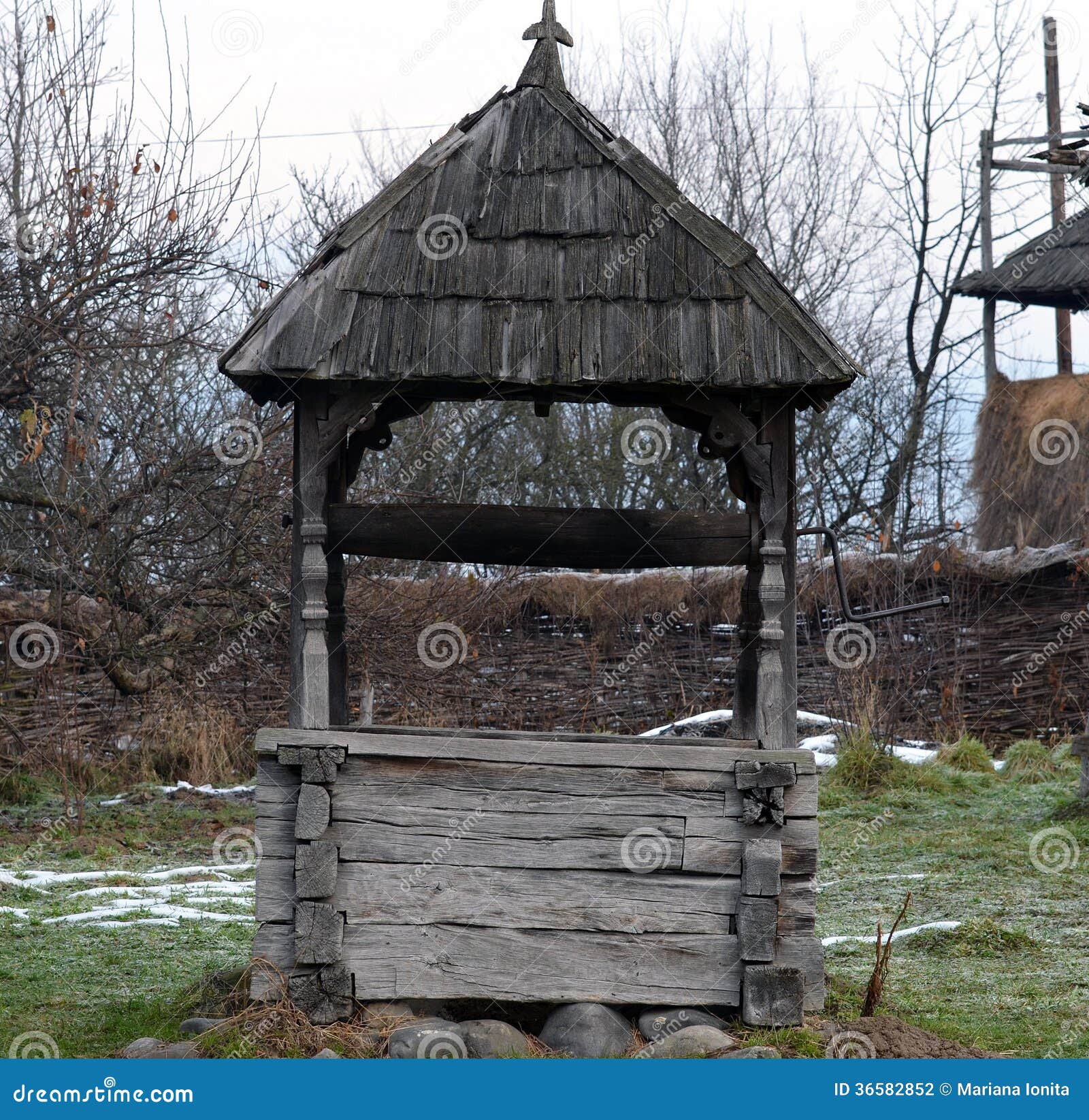 Wooden Well. Retro Wooden Well Water Stock Photography | CartoonDealer ...