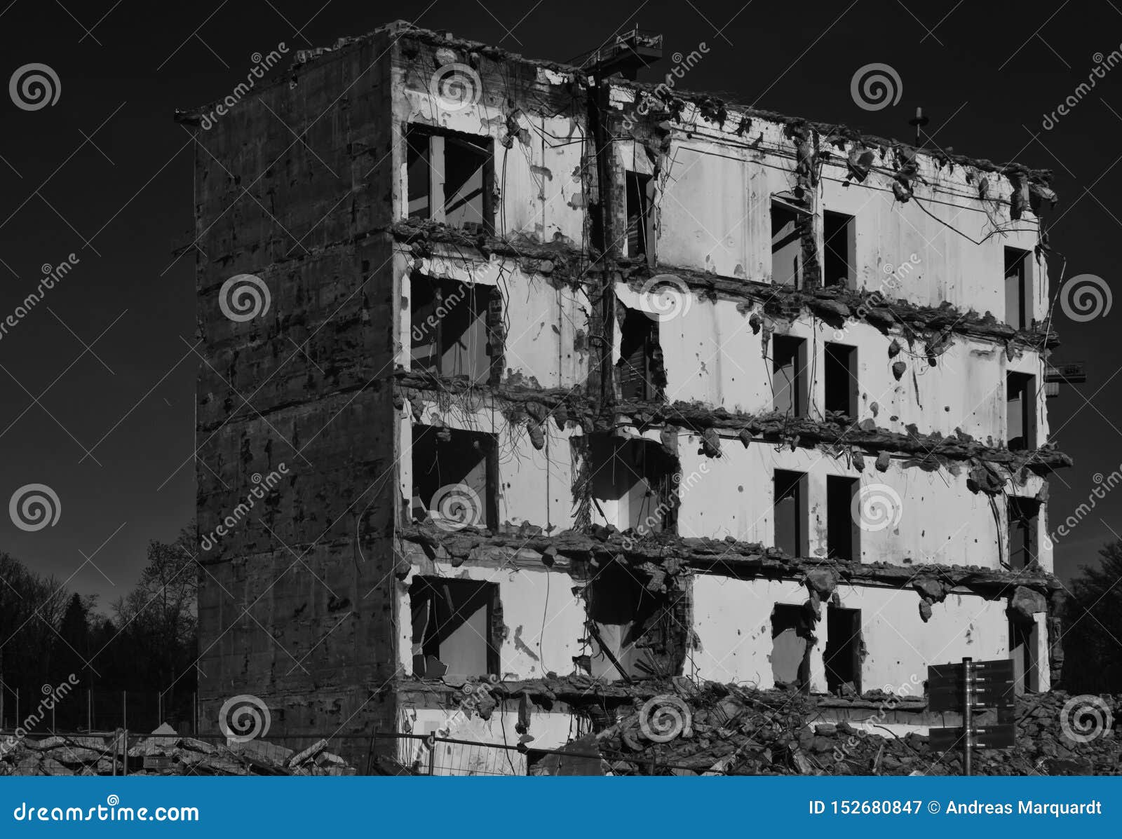 An Old and Wrecked Building Stock Image - Image of dark, shadows: 152680847