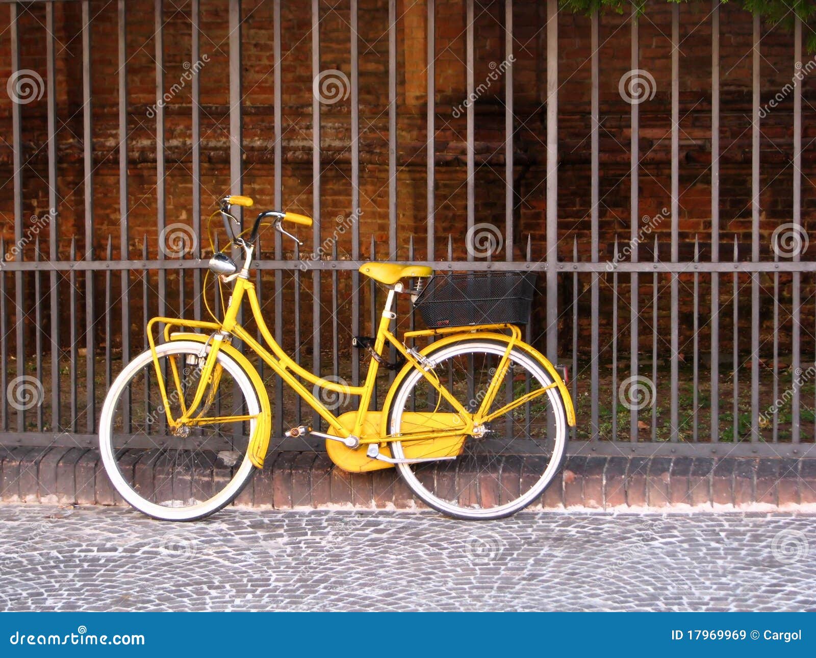 Yellow Bike Royalty-Free Stock Photo | CartoonDealer.com #34258605