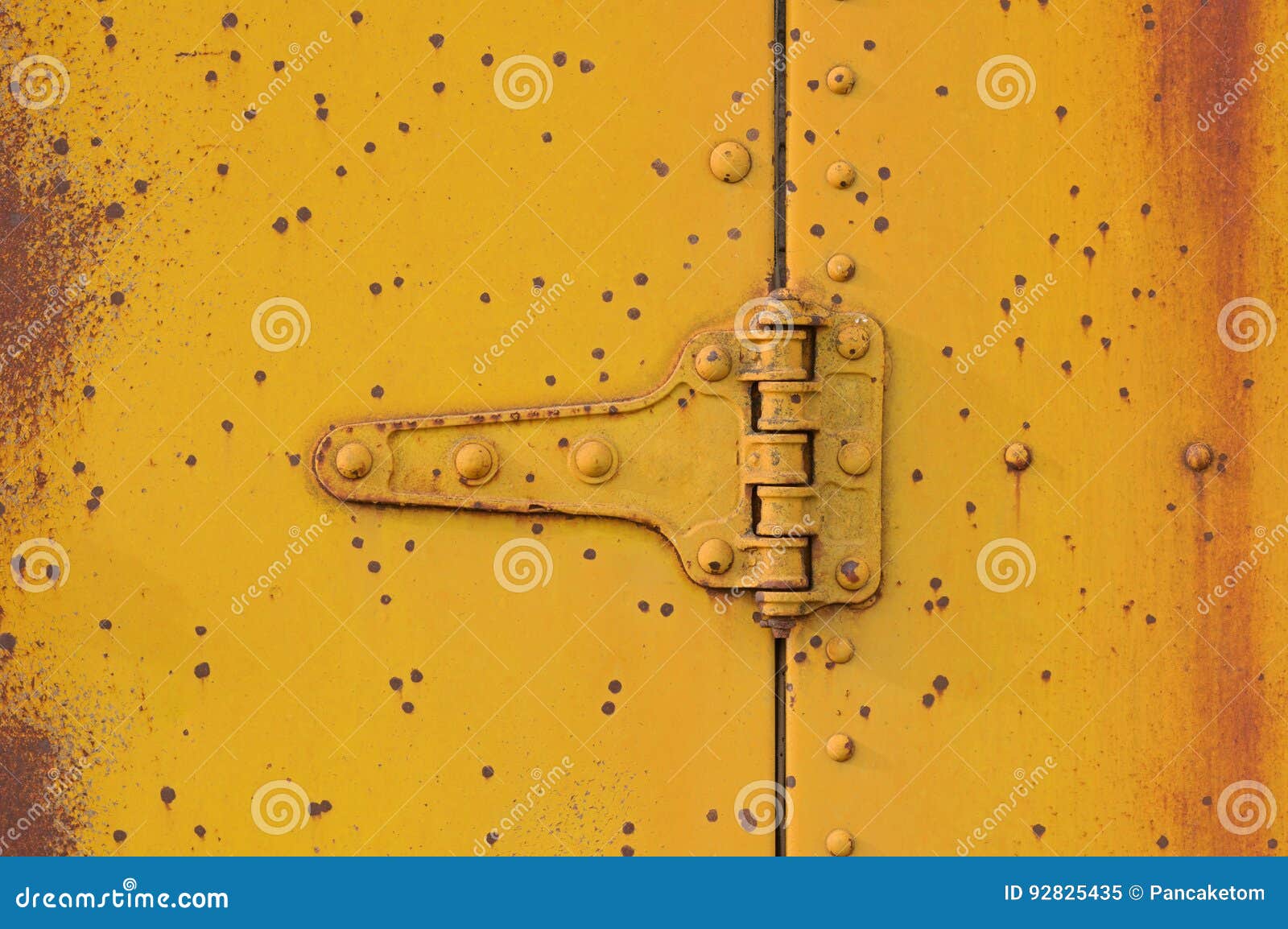 Old Yellow Metal Door Hinge Stock Image - Image of metal, vintage: 92825435