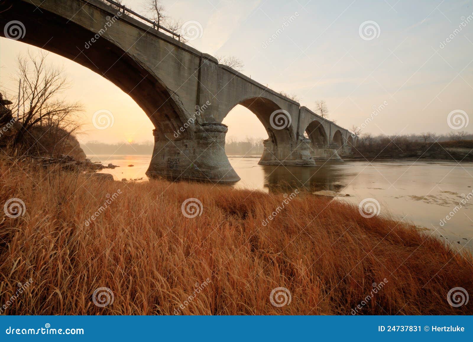 Olde Bridge stock image. Image of places, arch, maumee - 24737831