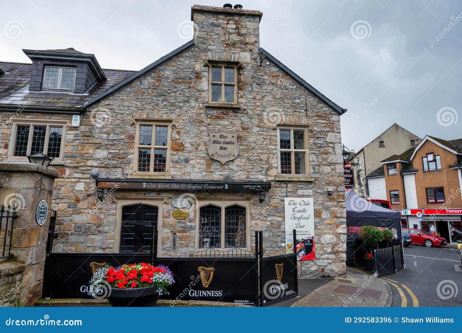The Olde Castle Bar editorial photo. Image of restaurant - 292583396