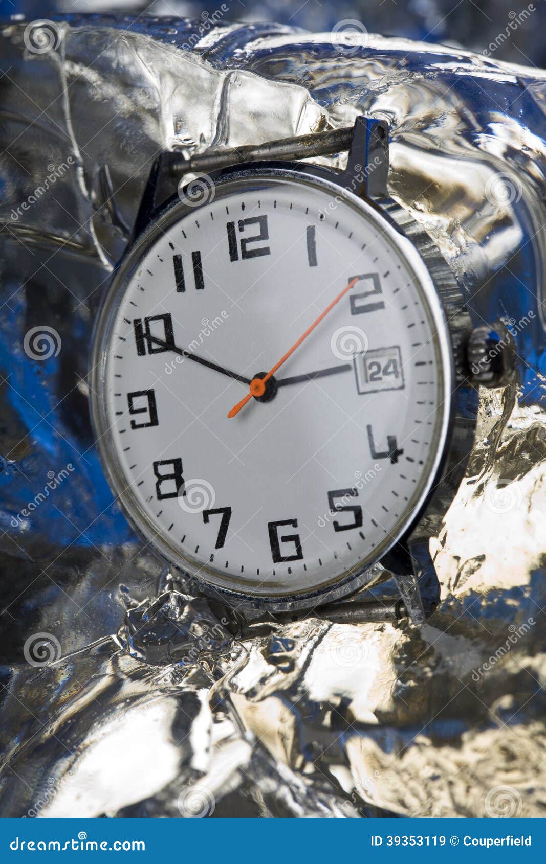 Older watch on ice stock image. Image of wristwatch, time - 39353119
