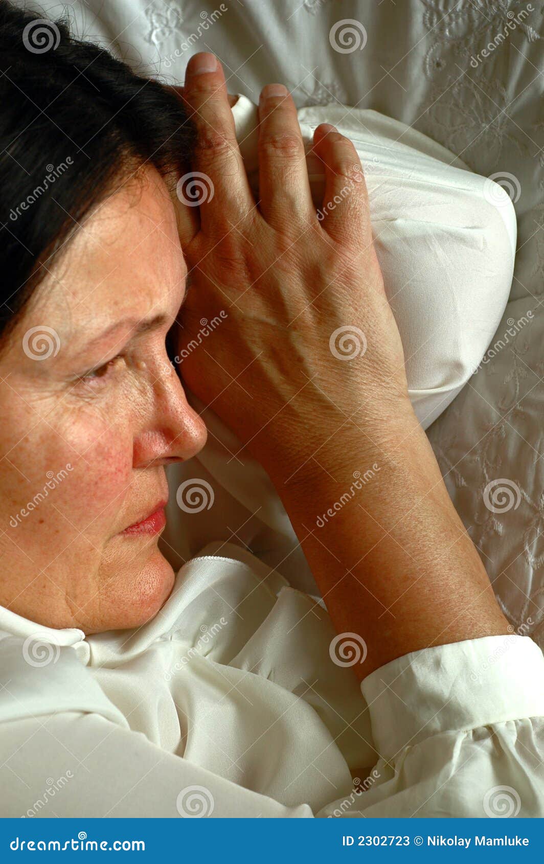 Older Woman Grieving in Bed Stock Image - Image of death, female: 2302723