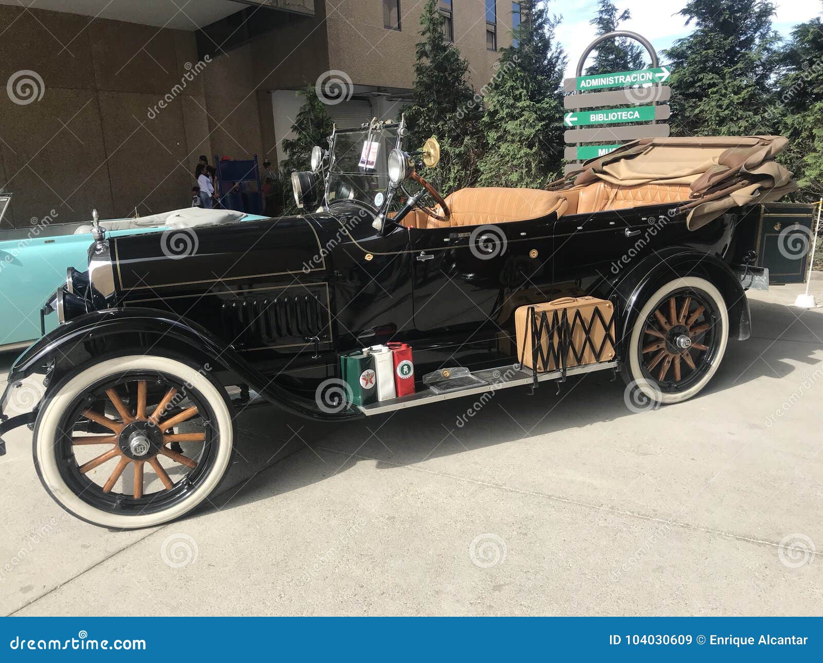 Oldies car editorial stock image. Image of retro, classic - 104030609