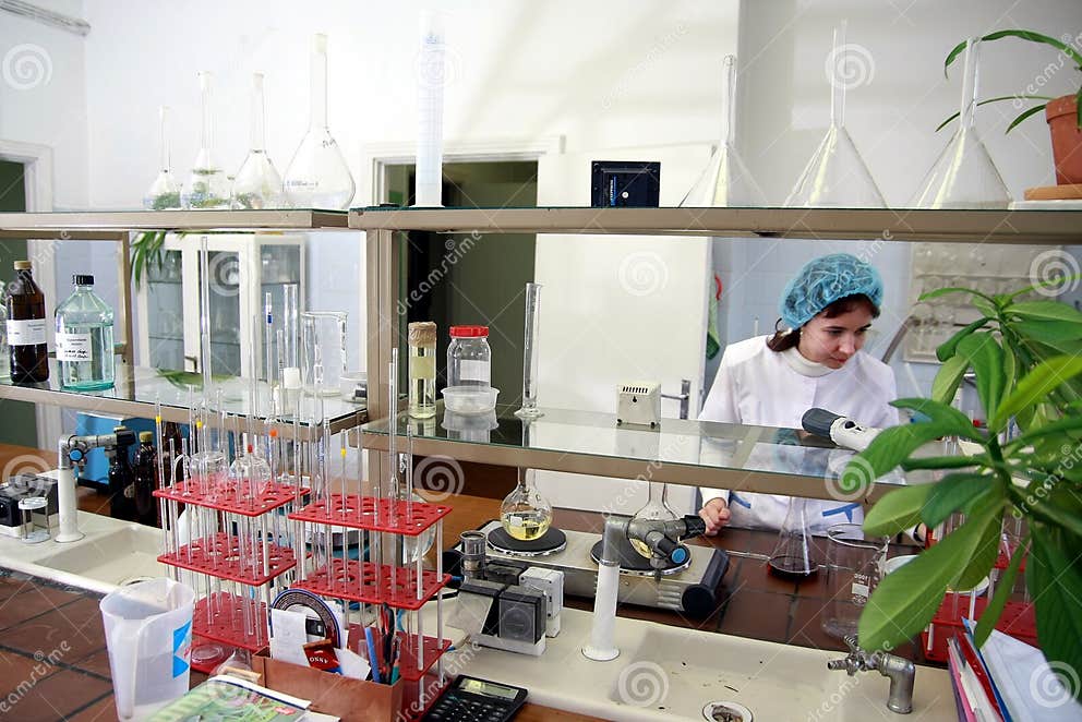 Oldschool lab editorial photo. Image of biotechnology - 49749881