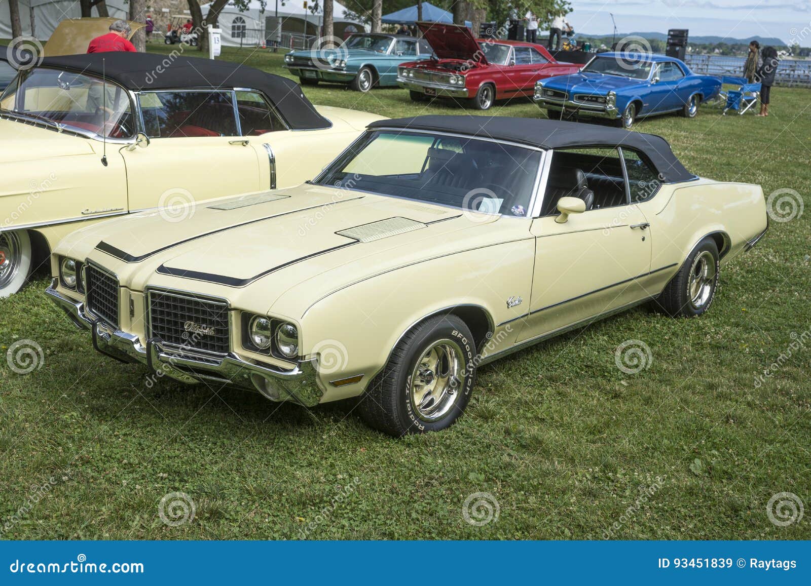 Oldsmobile cutlass editorial stock image. Image of side - 93451839
