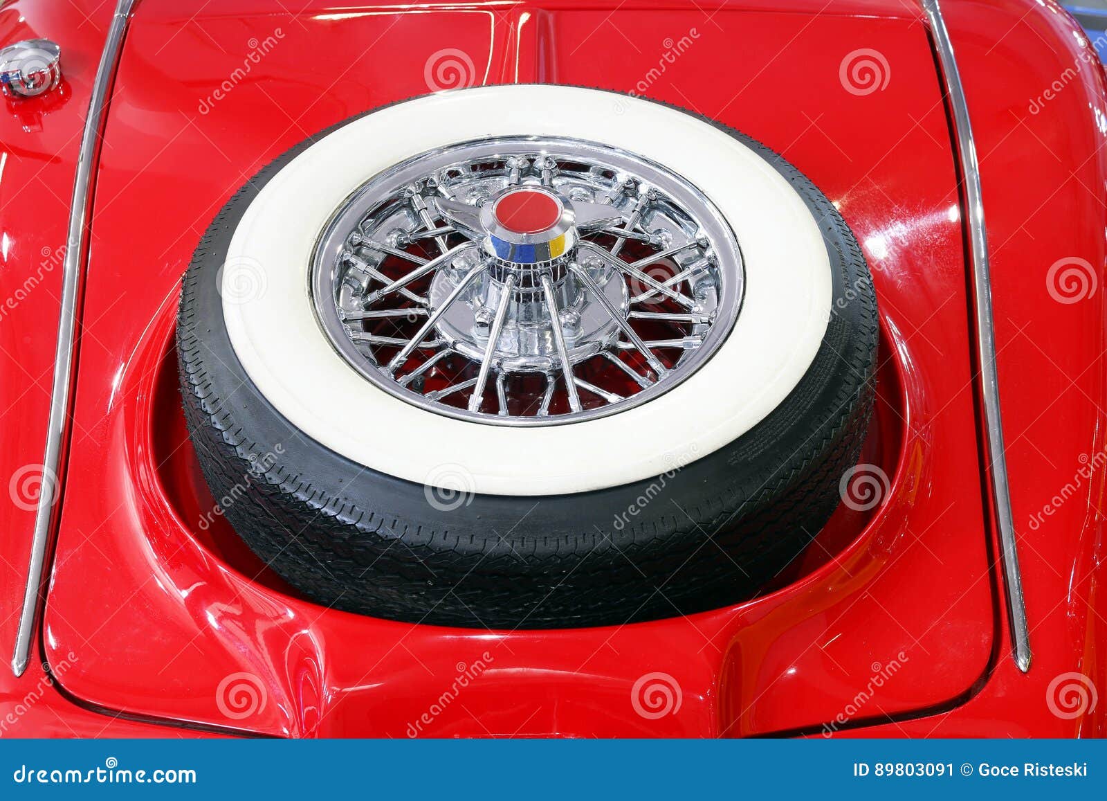 Oldtimer Car with Spare Tire Stock Image - Image of shiny, wheel: 89803091