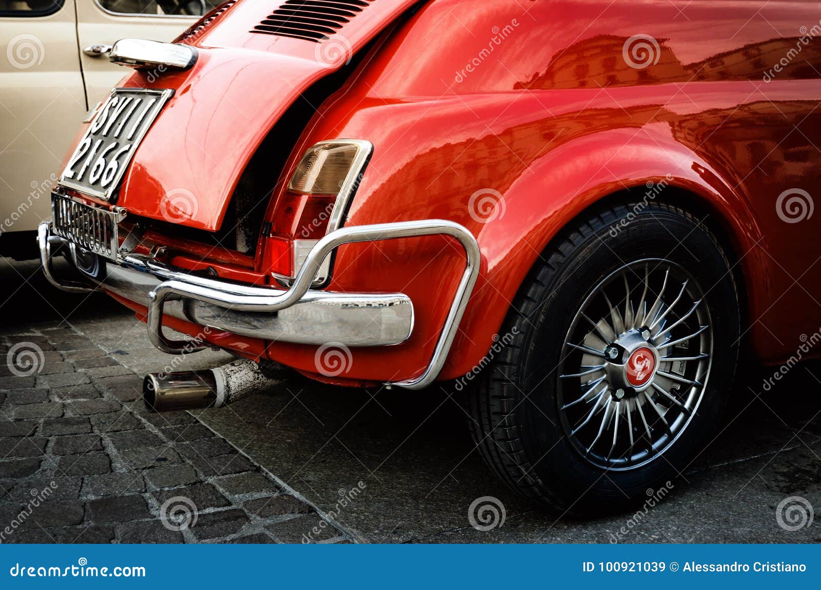 Oldtimer Fiats 500 Abarth in Turin Redaktionelles Stockbild - Bild von ...
