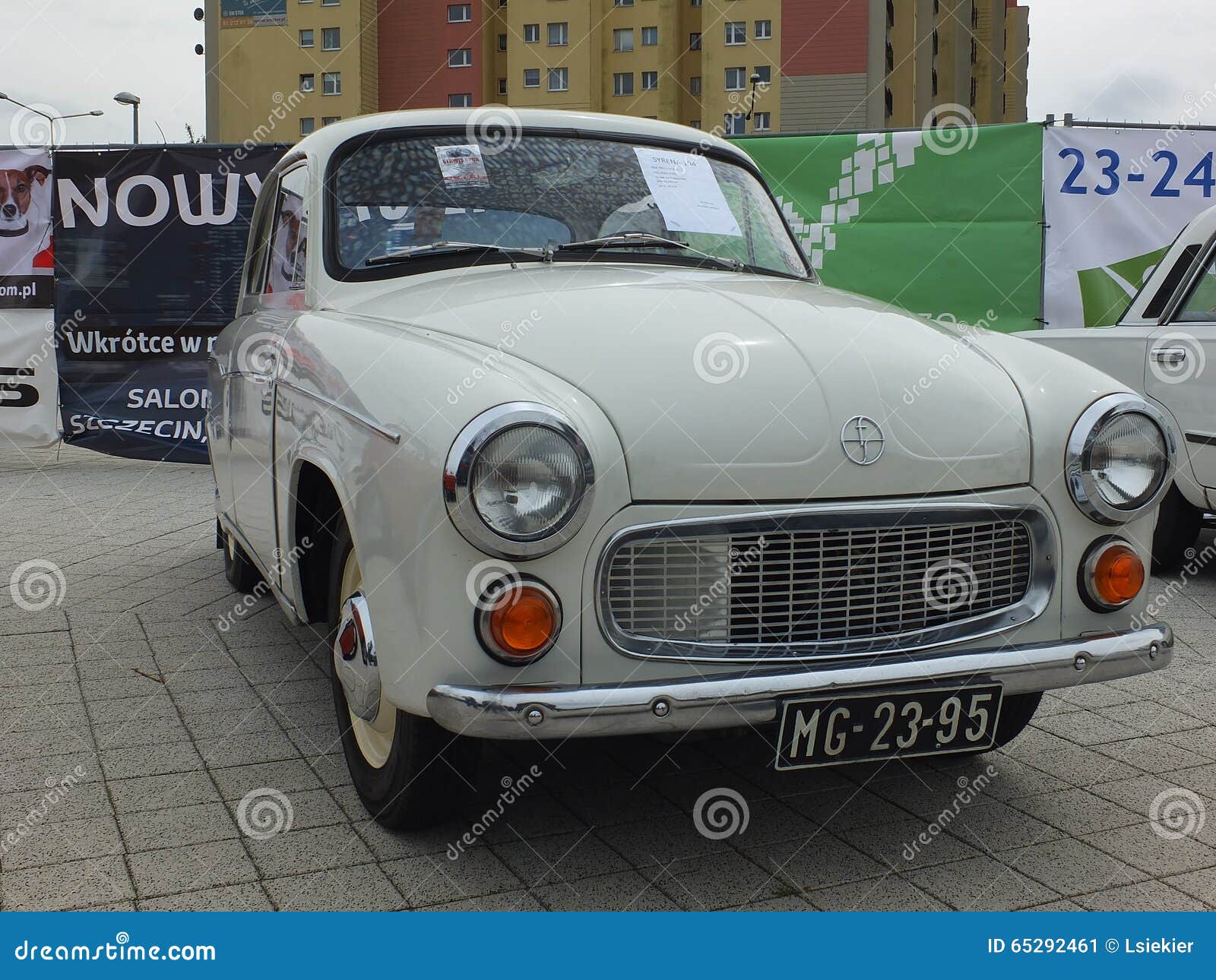 Oldtimer FSO Syrena 104 redaktionelles foto. Bild von verkehr - 65292461