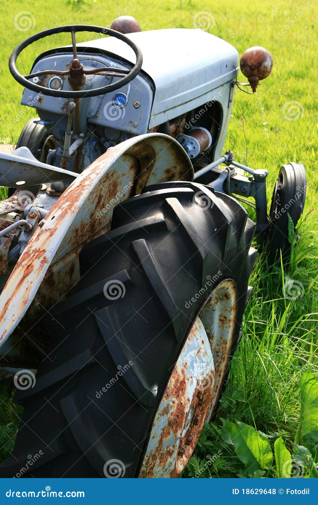 Oldtimer tractor stock photo. Image of circuit, antiquarian - 18629648