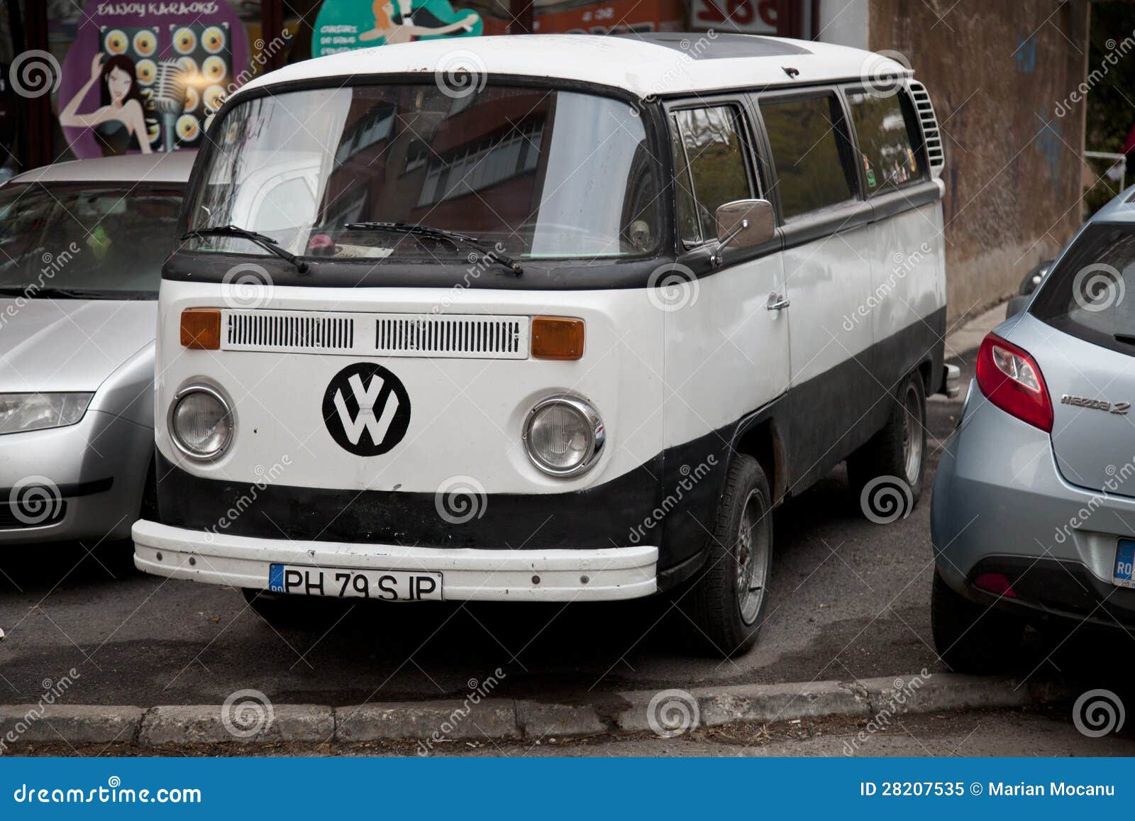 Oldtimer VW bus editorial image. Image of vintage, hippy - 28207535