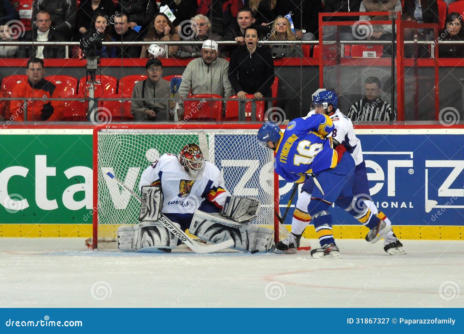 Oleg Timchenko Hace Una Meta Fotografía editorial - Imagen de adultos ...