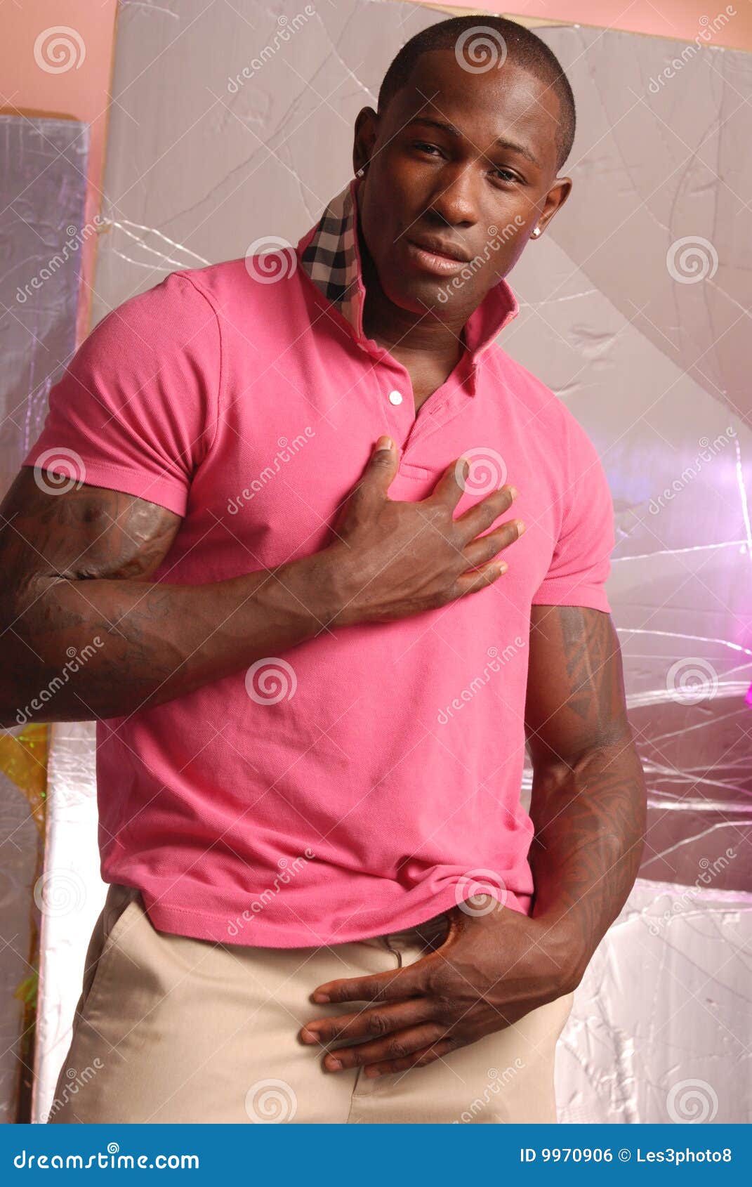 Olhar fixo masculino preto foto de stock. Imagem de educado - 9970906