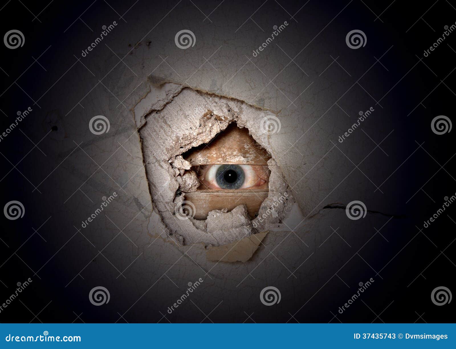 Olho espiando imagem de stock. Imagem de perigo, voyeurismo - 37435743