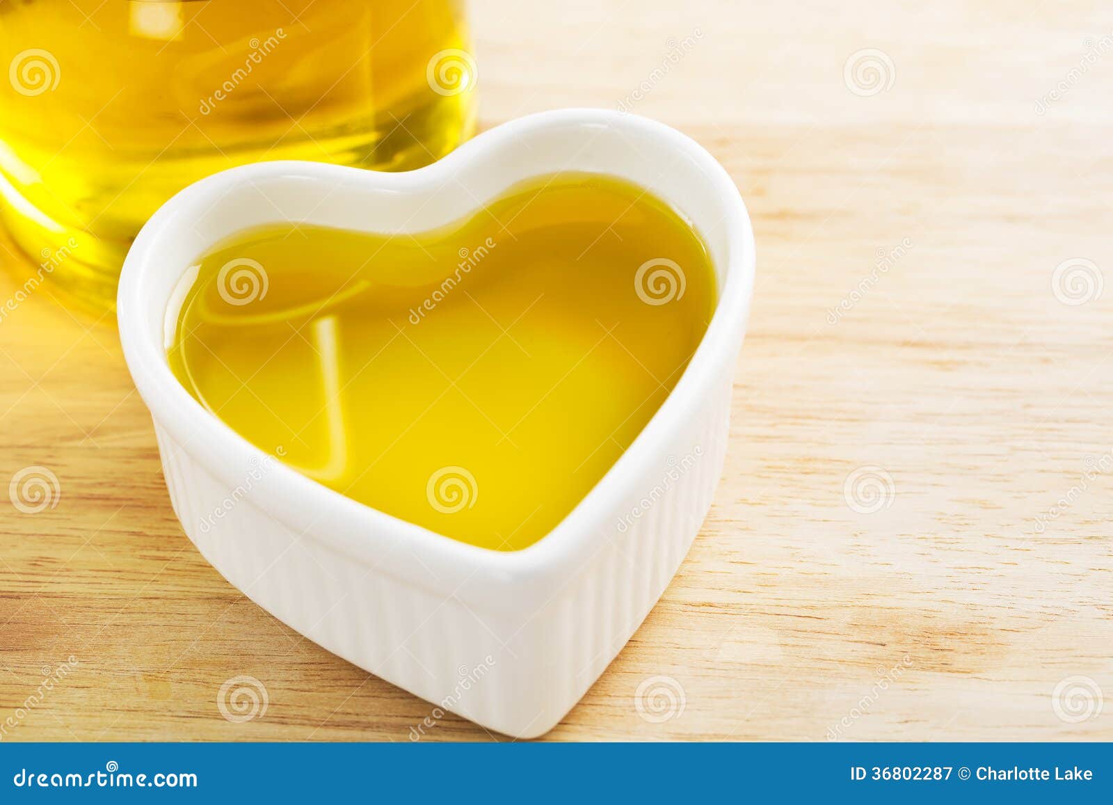 Oli sani del cuore immagine stock. Immagine di dorato - 36802287