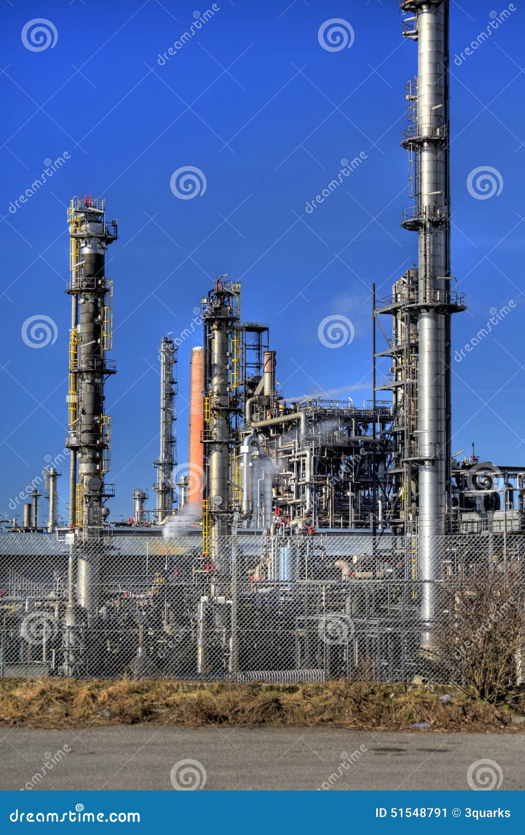 Olieraffinaderij in Duitsland Redactionele Foto - Image of economie ...