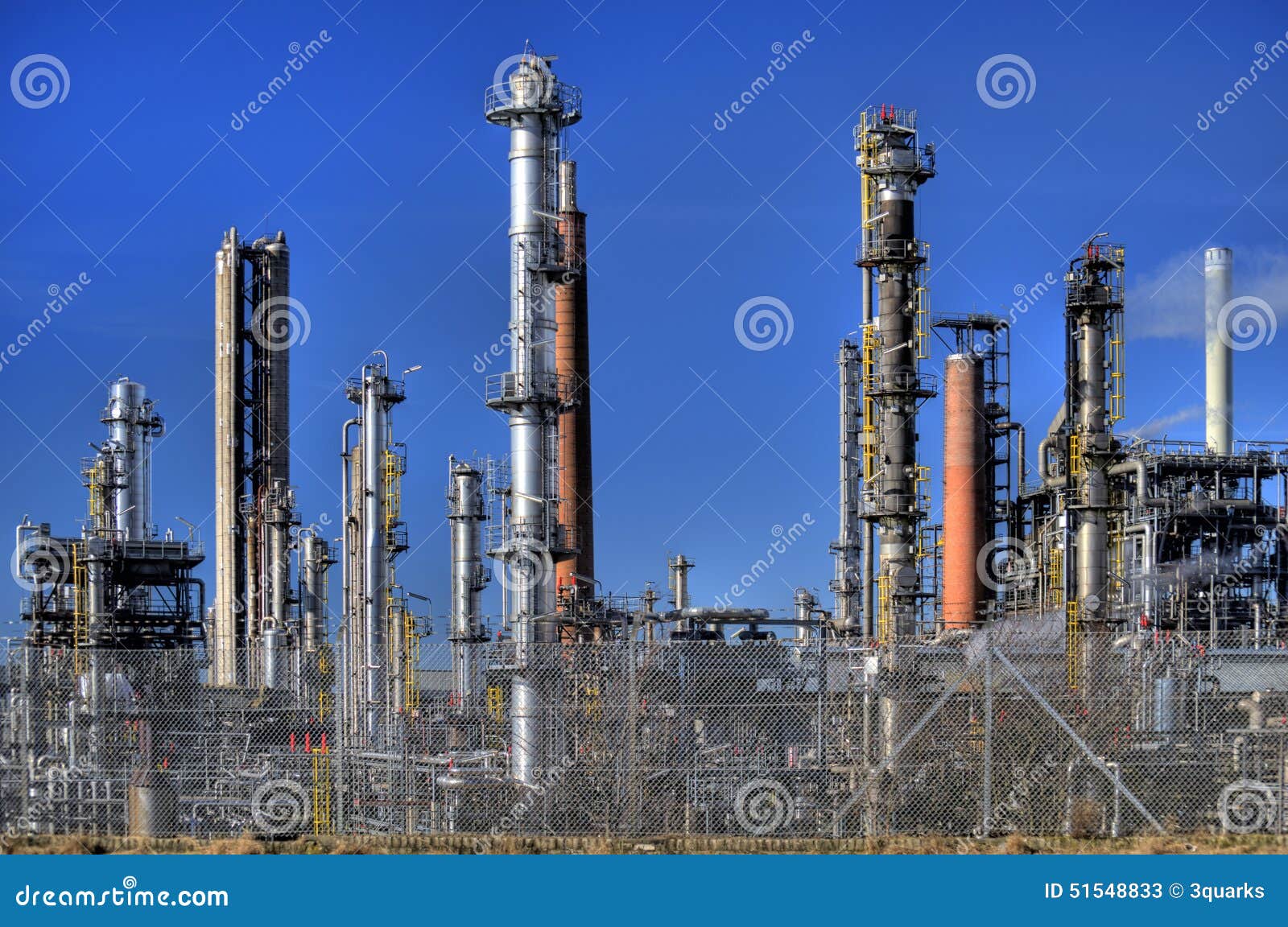 Olieraffinaderij in Duitsland Redactionele Stock Foto - Image of ...