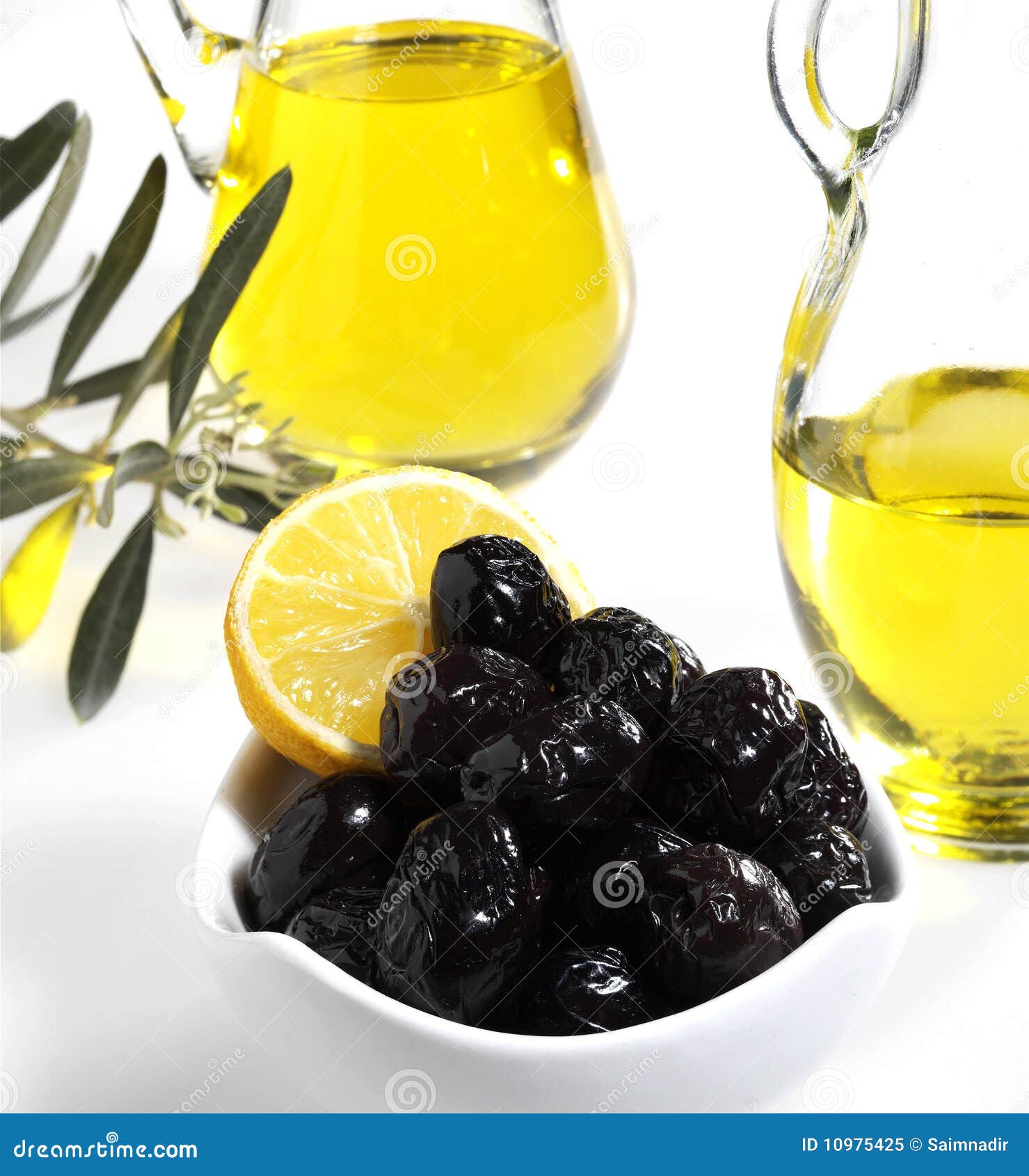 Olijf stock afbeelding. Image of groep, groen, studio - 10975425