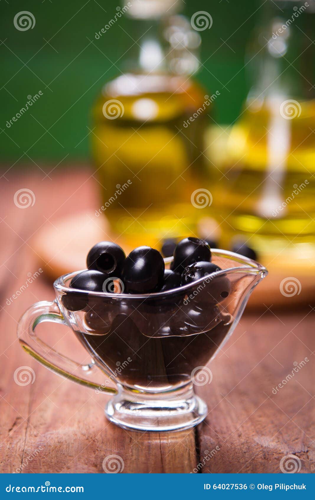 Olijf en olie stock foto. Image of organisch, olie, fles - 64027536