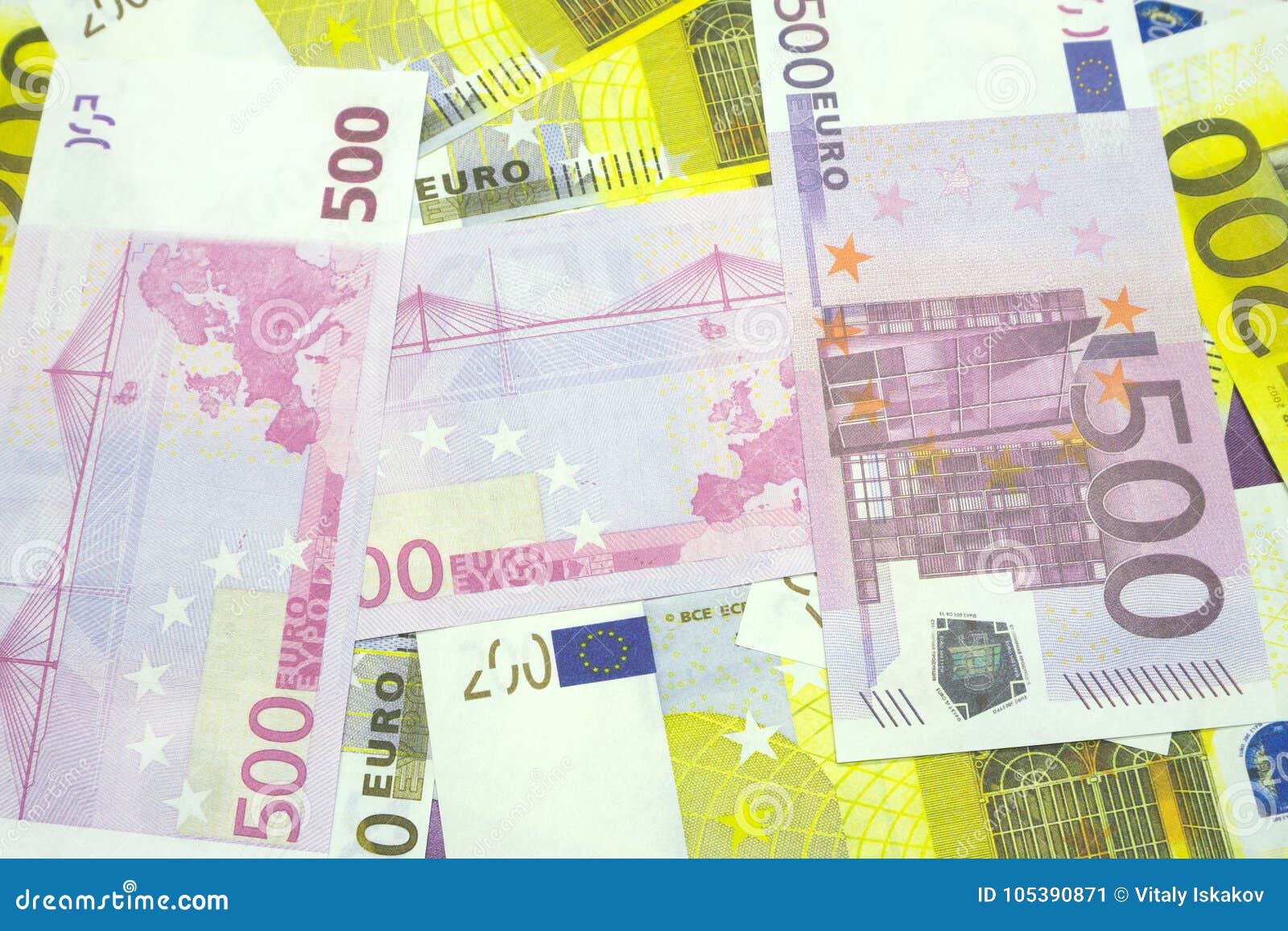 Olika Eurosedlar Av 200 Och 500 Eurosedlar EuroDifferent Fotografering ...