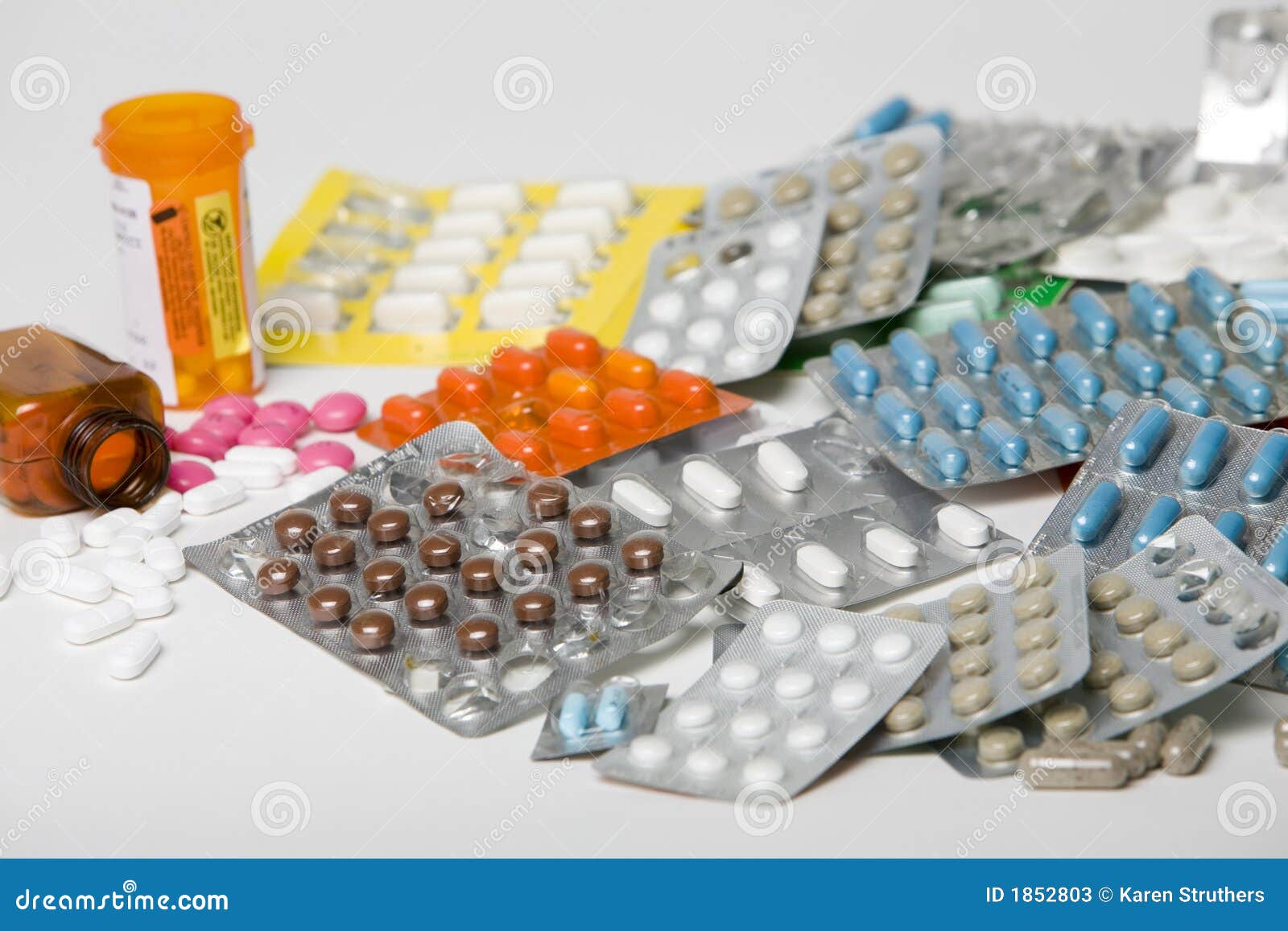 Olika olika mediciner fotografering för bildbyråer. Bild av hälsa - 1852803