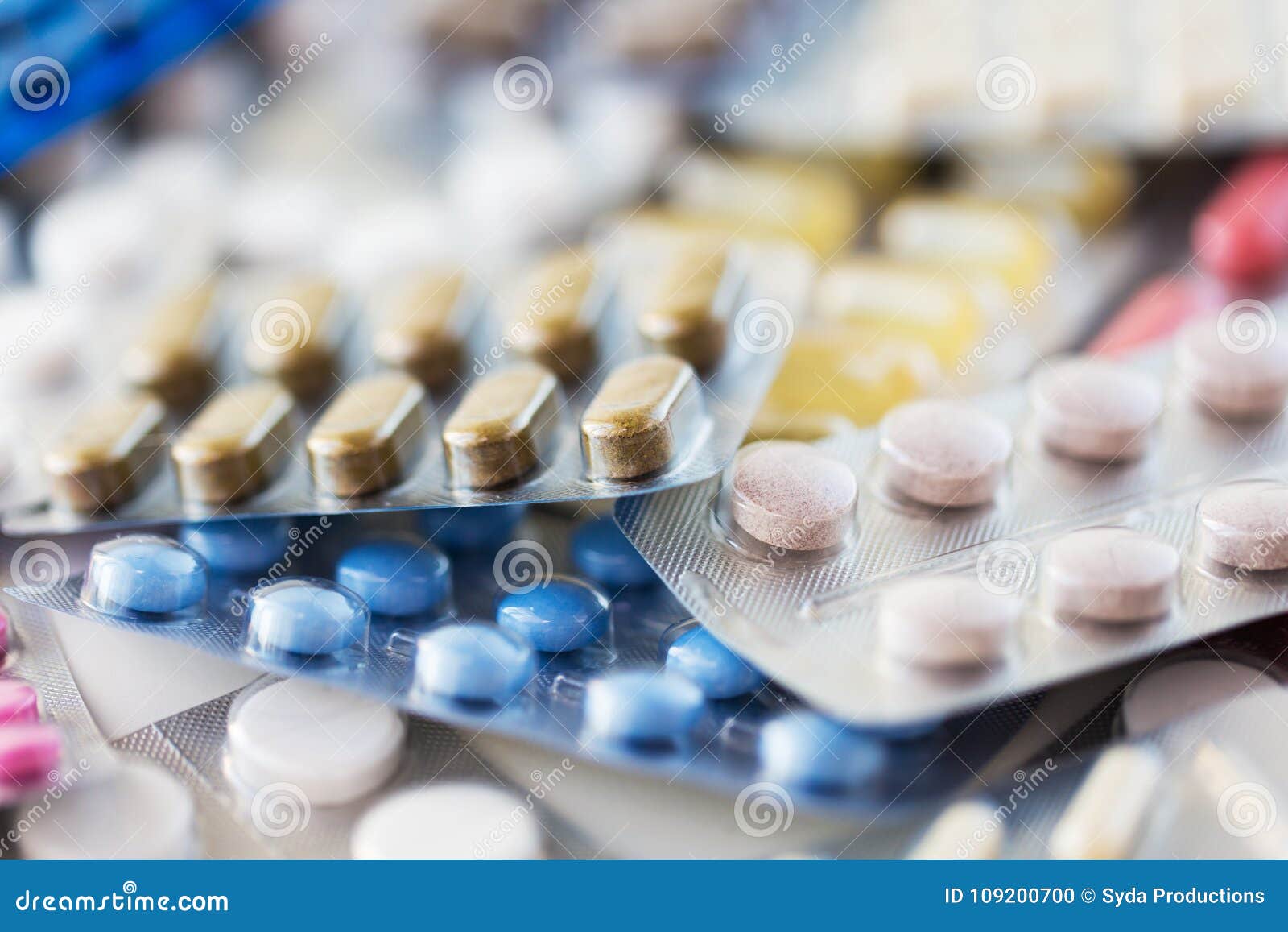 Olika Preventivpillerar Och Kapslar Av Droger Arkivfoto - Bild av ...