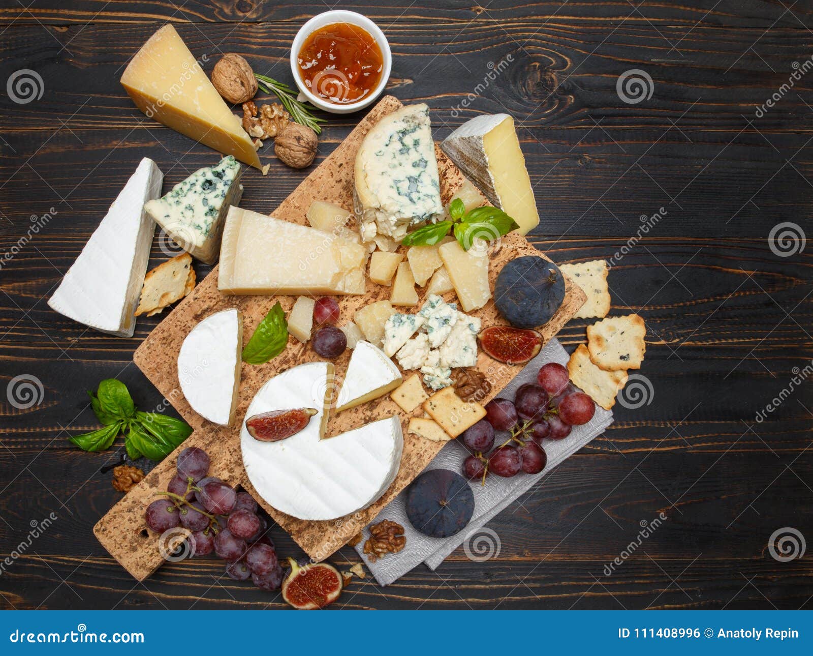 Olika Typer Av Ost - Parmesan, Brie, Roquefort, Cheddar Arkivfoto ...