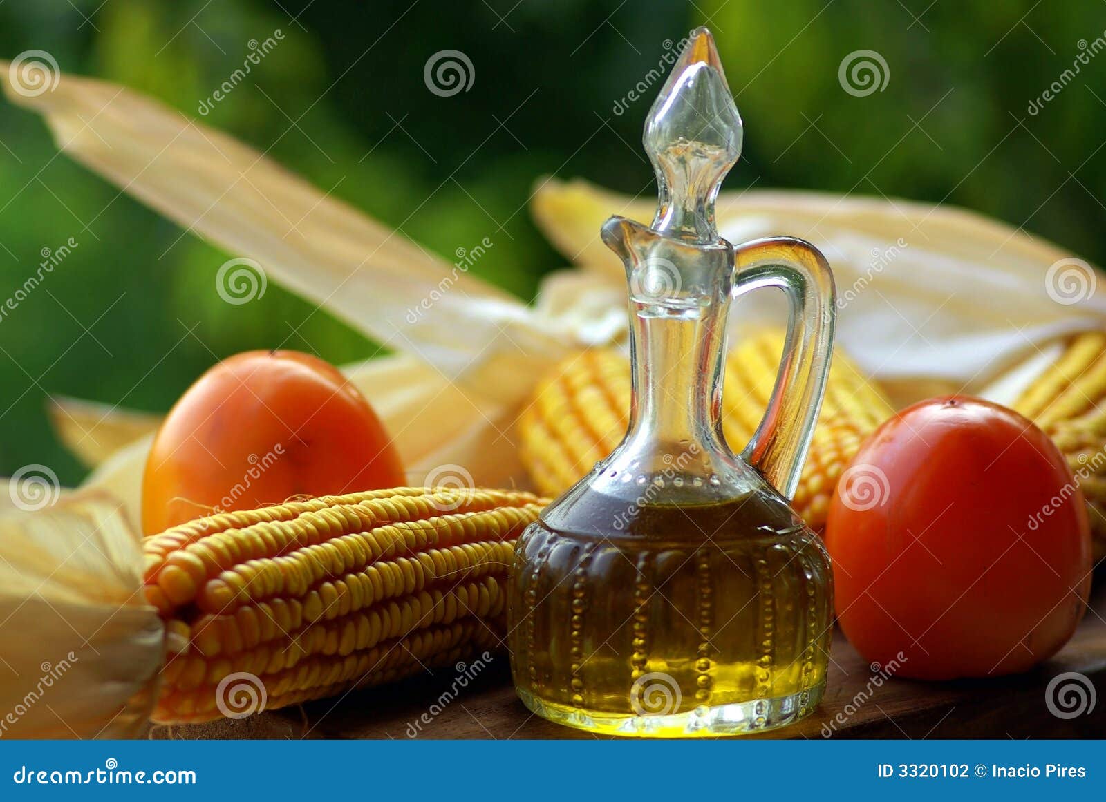 Olio Di Oliva Ed Aceto E Frui Fotografia Stock - Immagine di vetro ...