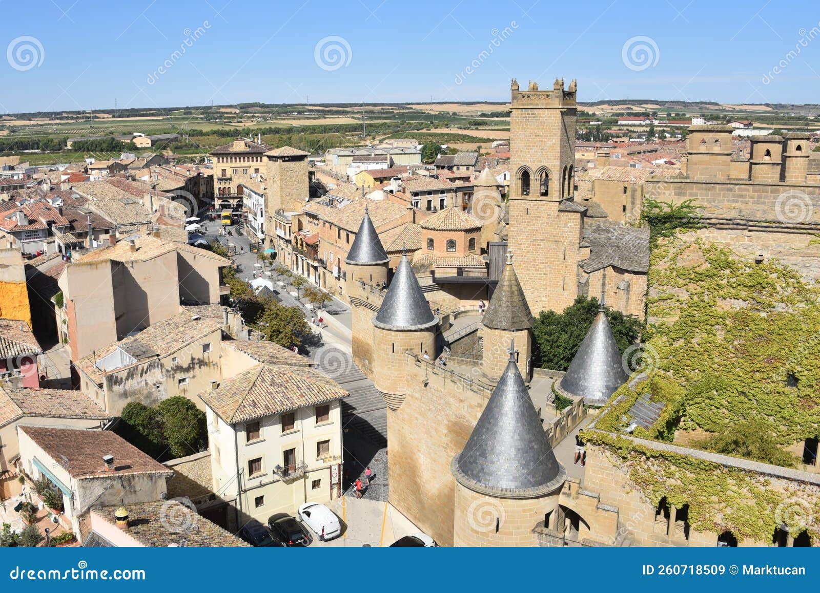 Olite, Spain - Aug 31, 2022: Palace of the Kings of Navarre of Olite ...