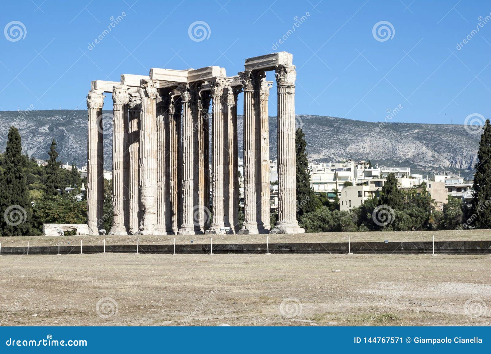 Olympeion, Athens, Greece editorial photo. Image of olympian - 144767571