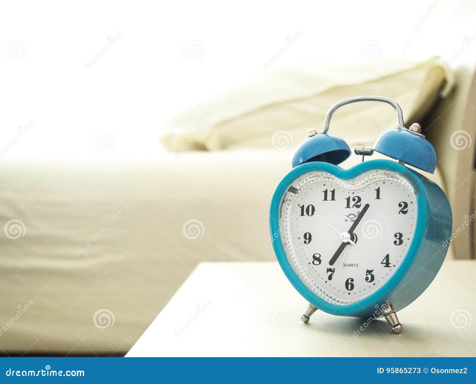 Om Vroeg in De Ochtend Te Ontwaken Stock Afbeelding - Image of wakker ...