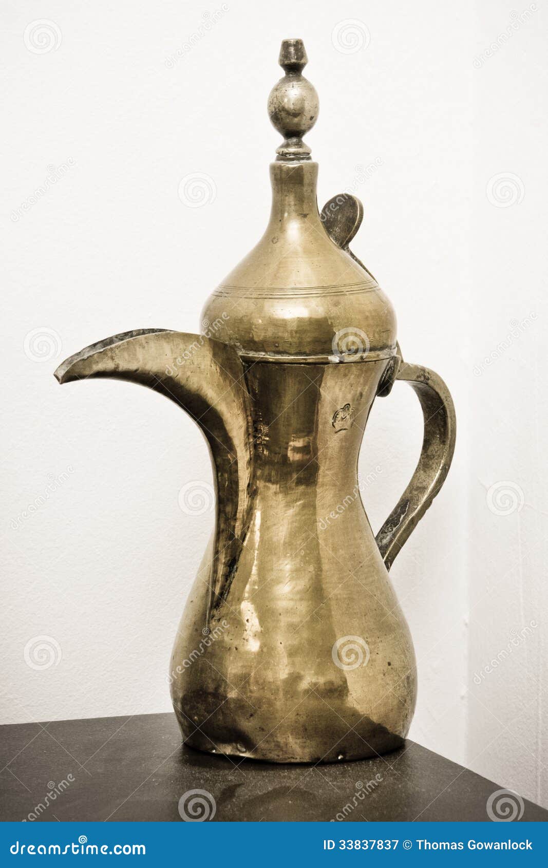 Omani coffee pot stock image. Image of eastern, craft - 33837837