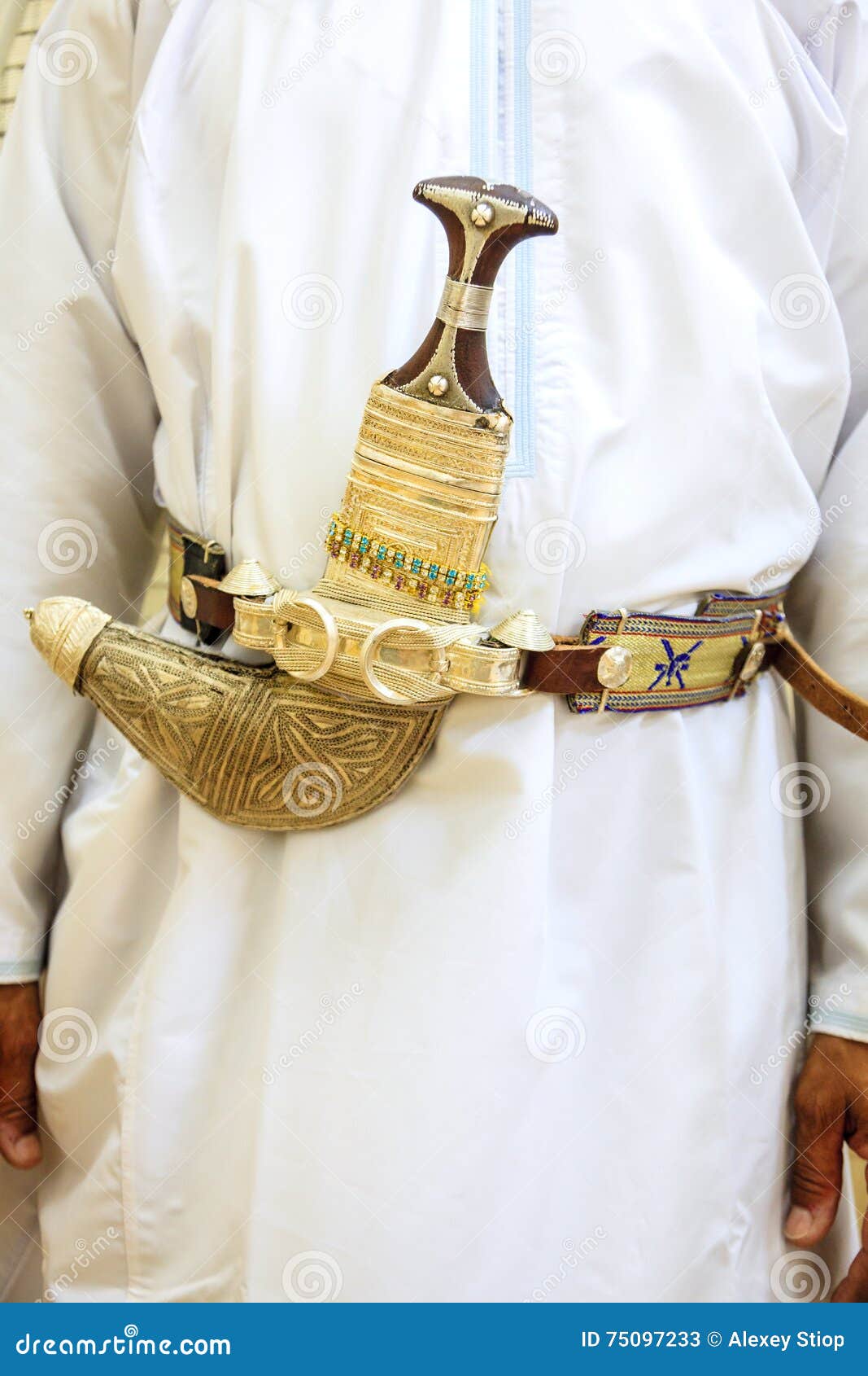 Omani khanjar stock image. Image of traditional, dishdasha - 75097233