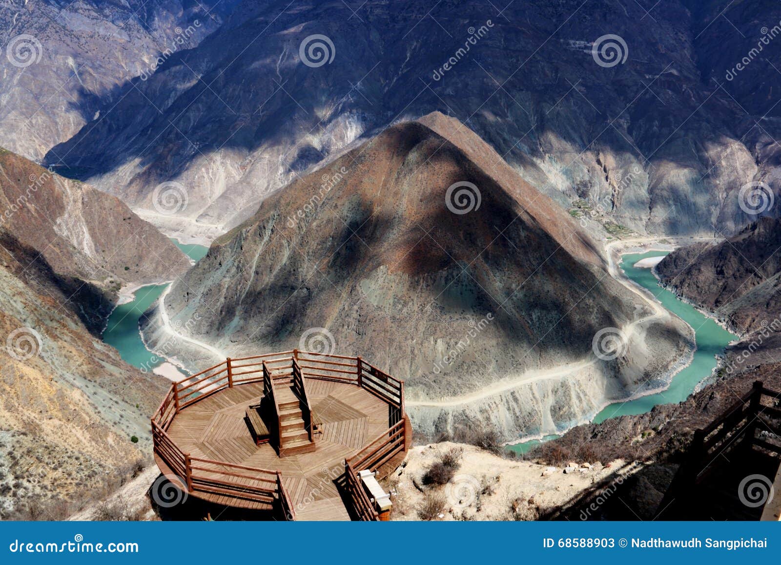 OMEGA curve stock image. Image of yangtze, travel, great - 68588903