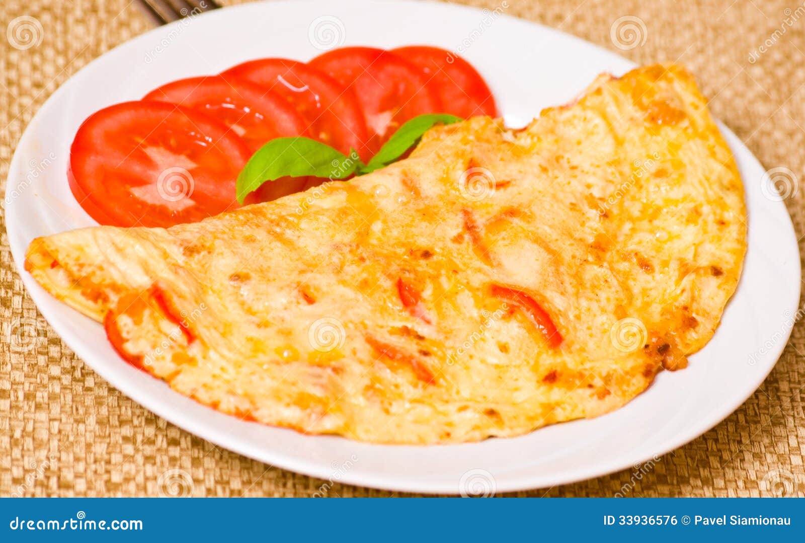 Omelette photo stock. Image du cuit, personne, frais - 33936576