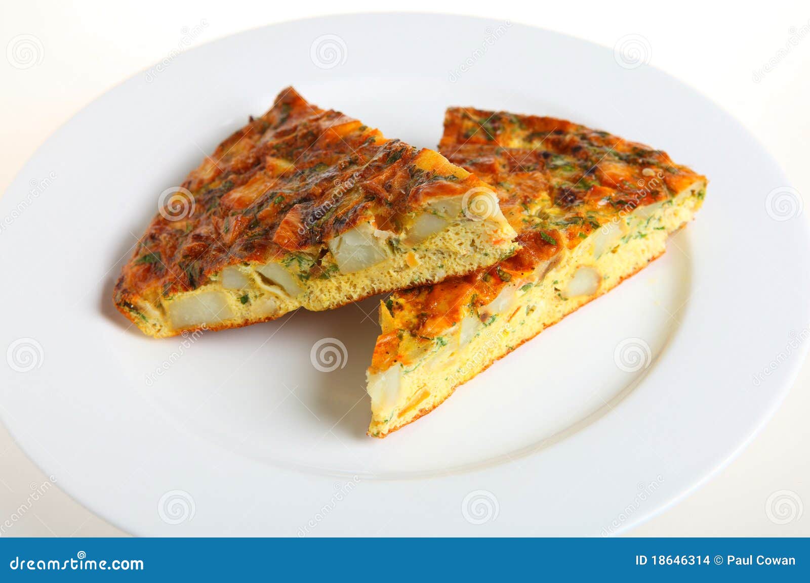 Omelette Espagnole Ou Tortilla Photo stock - Image of ombre, cale: 18646314