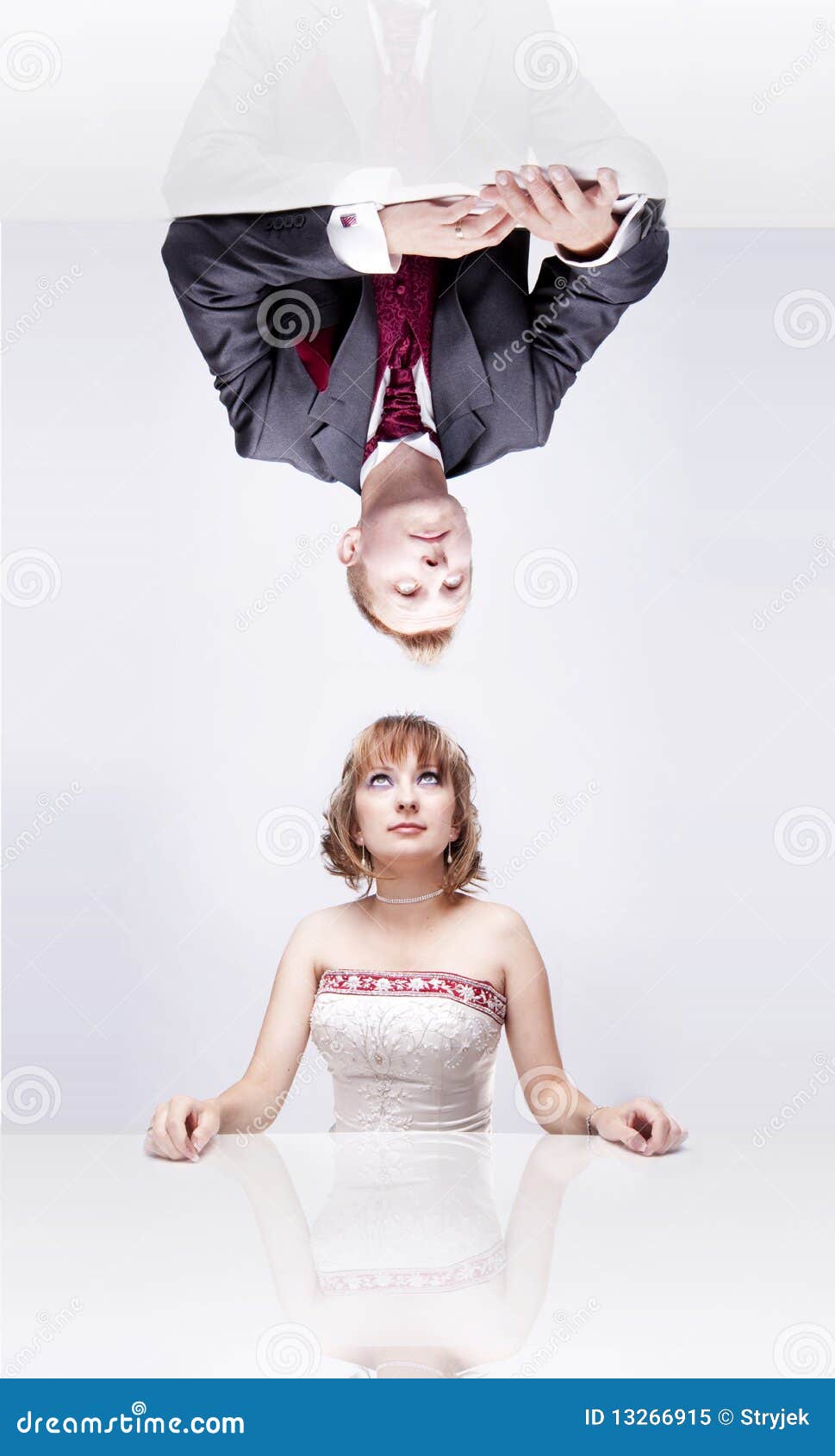 Omgekeerde Bruid En Bruidegom Stock Afbeelding - Image of samen ...